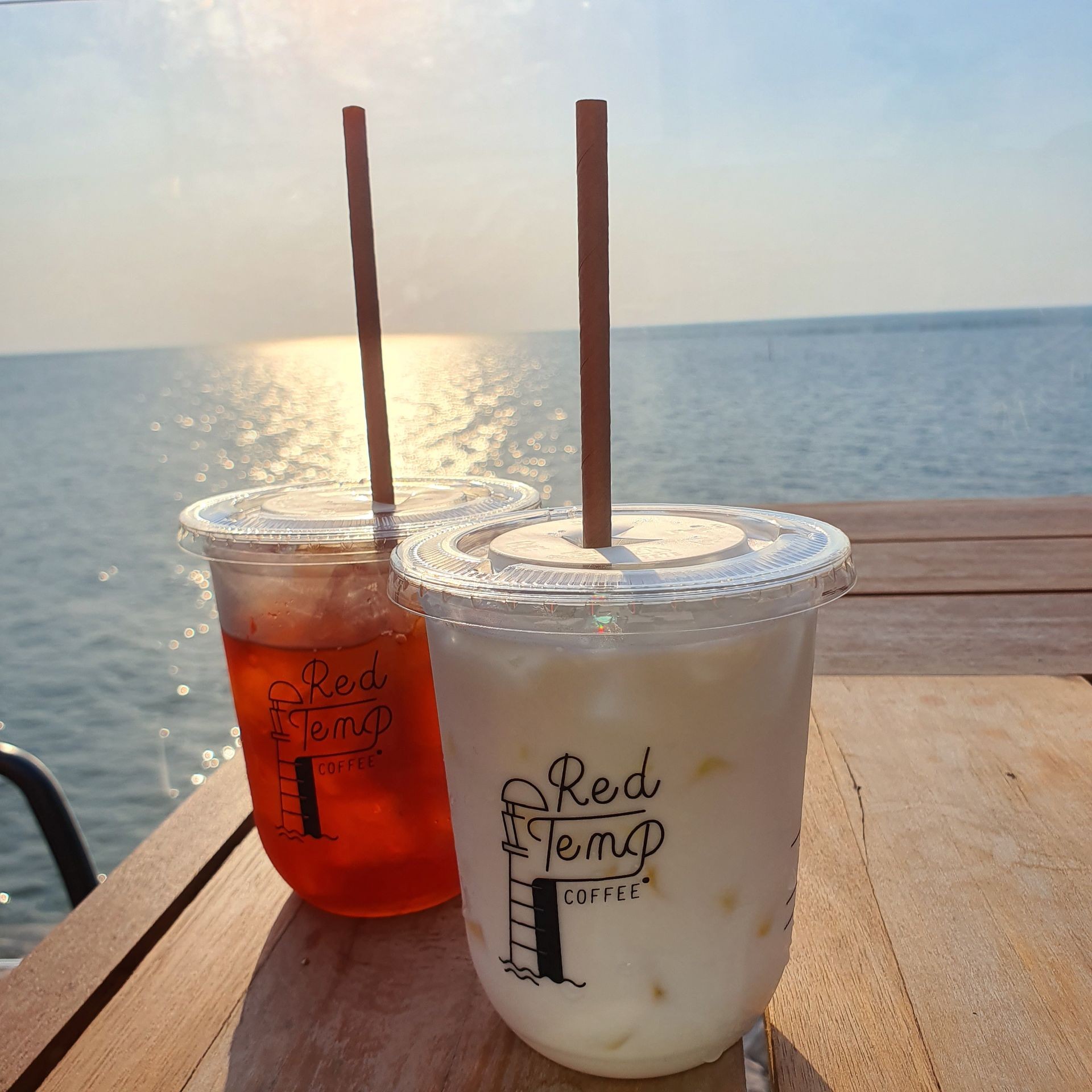 รีวิว Red Temp Coffee - ร้านกาแฟวิวทะเล เขาสามุข บางแสน