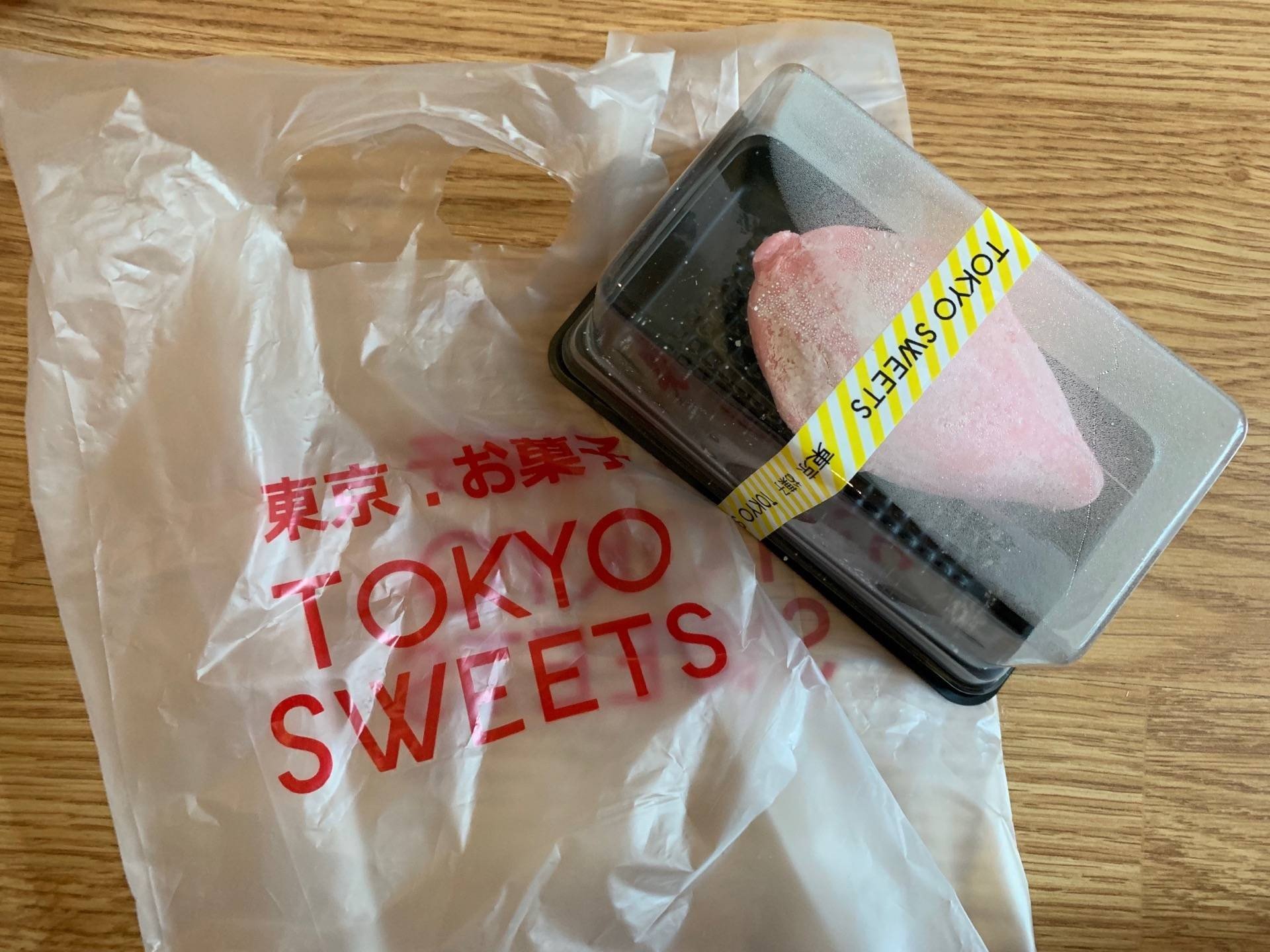 รีวิว Tokyo Sweets ไอคอนสยาม - แมวน้ำ อุ๋ง อุ๋ง