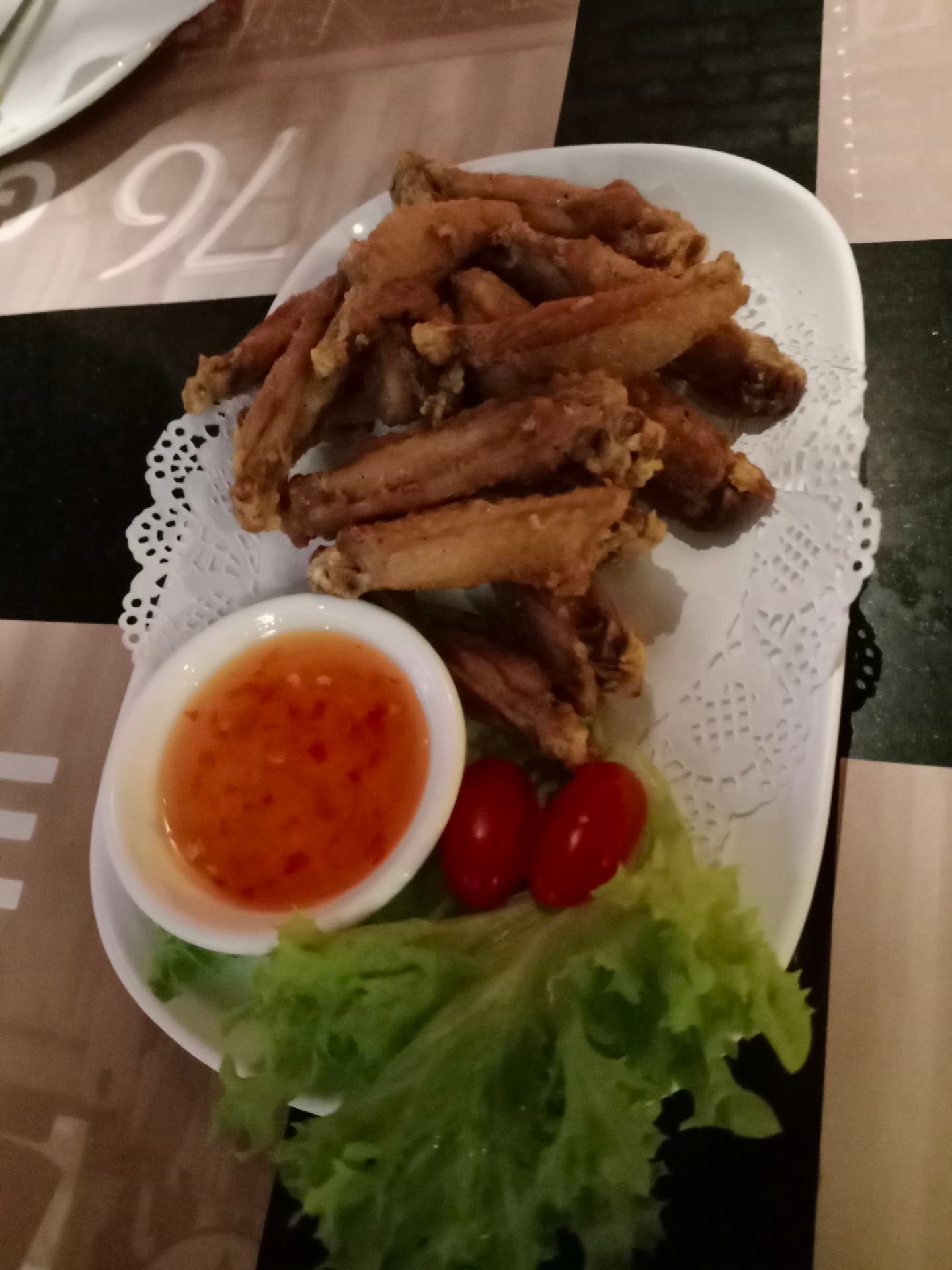 รีวิว 76 Garage - พอได้ อาหารกำลังดี - Wongnai