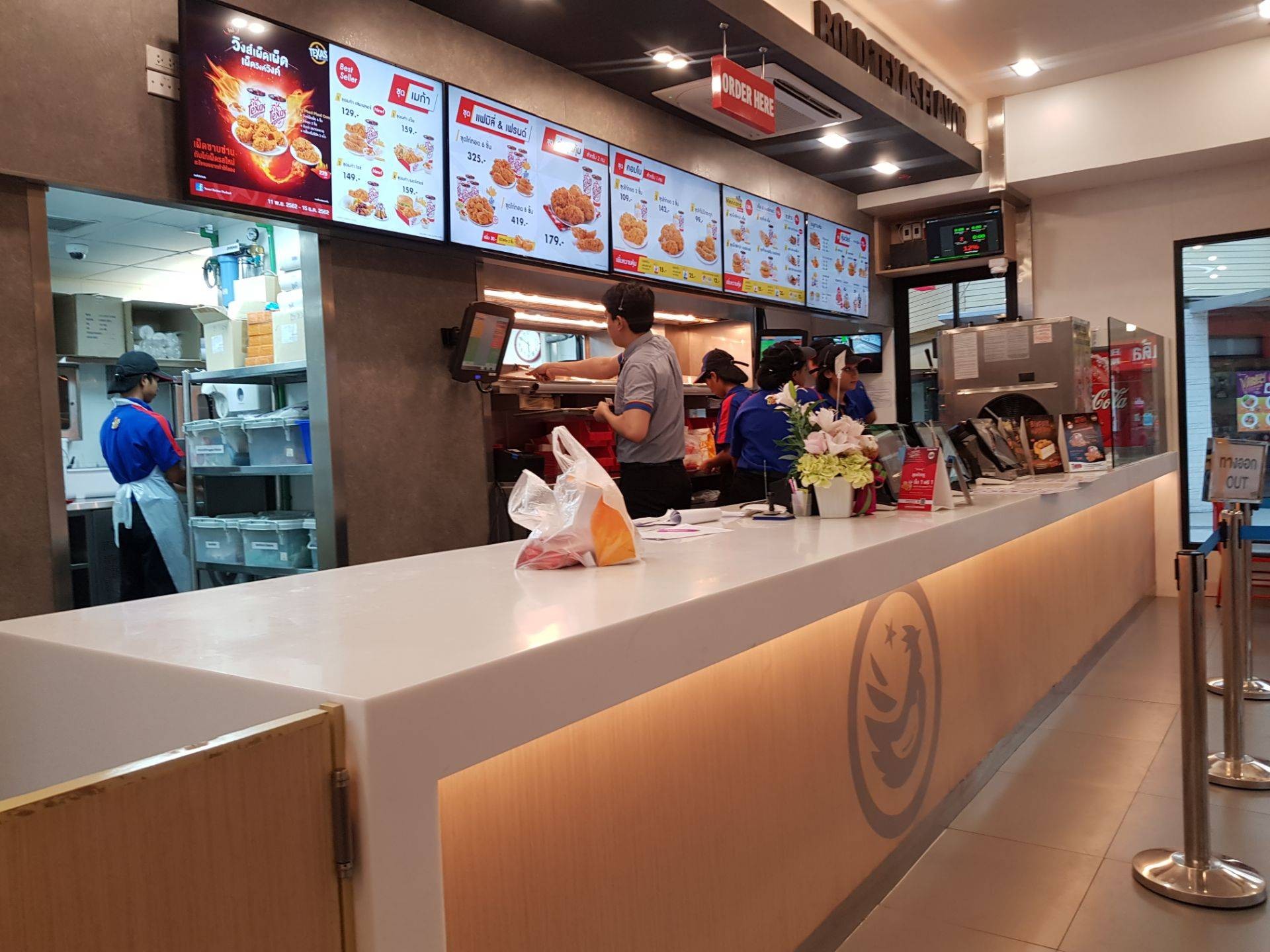 รีวิว Texas Chicken PTT Station ทางด่วนบางนา ขาเข้า - ไก่กร๊อบกรอบ