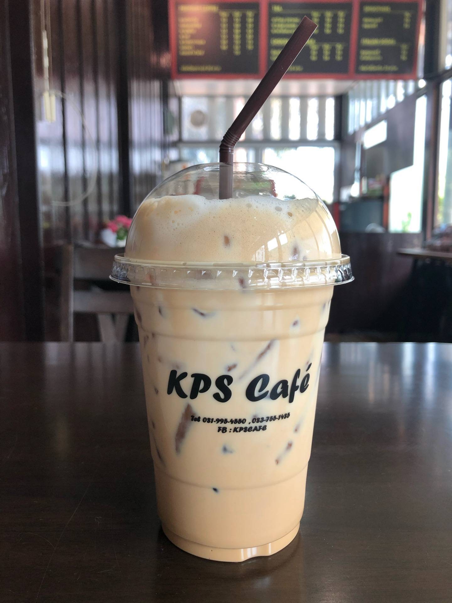 รีวิว KPS Cafe กาแฟสดดอยช้าง - ร้านป้ายใหญ่มาก ไม่เลยแน่นอน