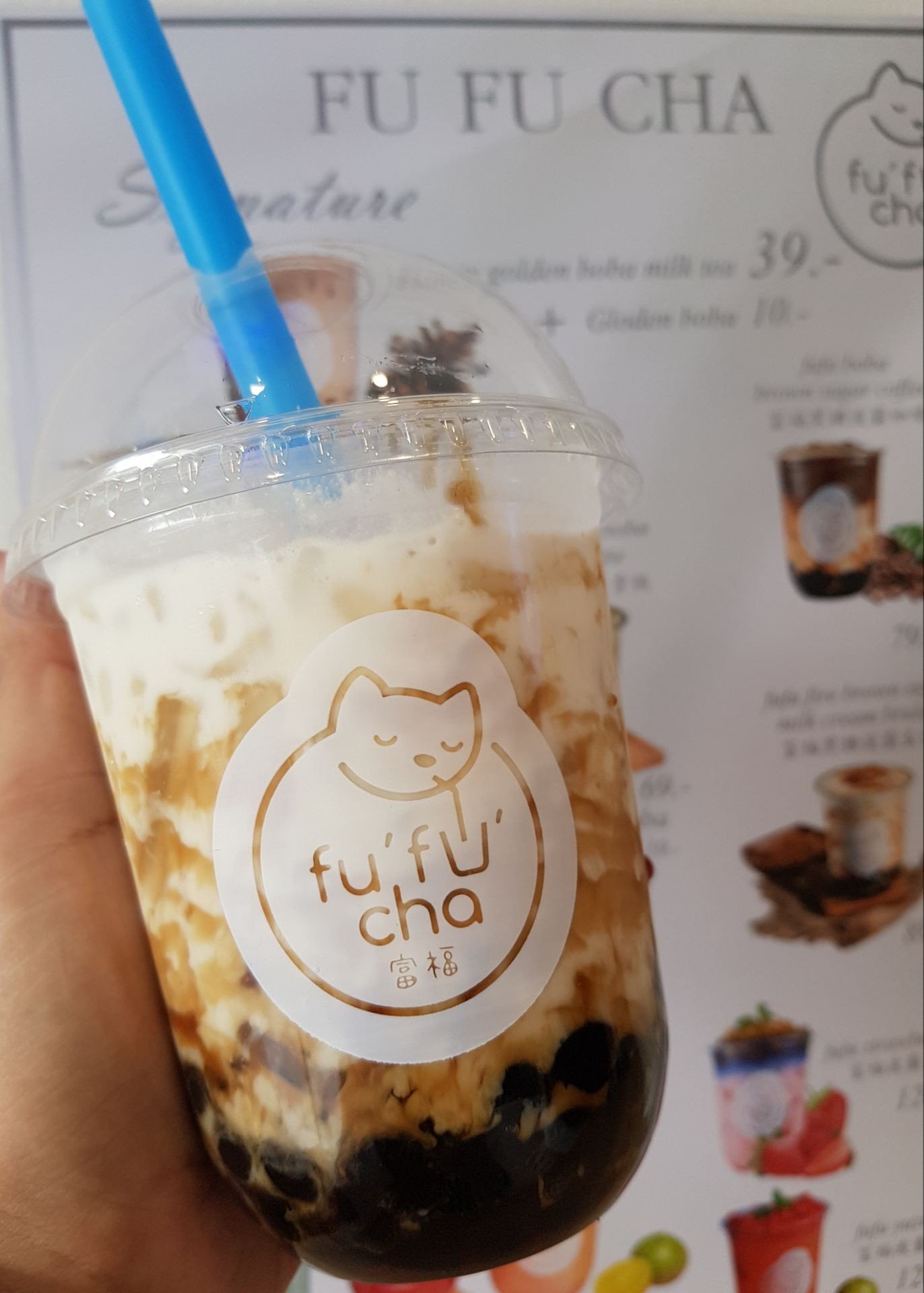 รีวิว Fufu cha หอการค้า - ชาหอมมากค่ะ แต่งร้านน่ารัก สะอาด พนักงานเปน ...