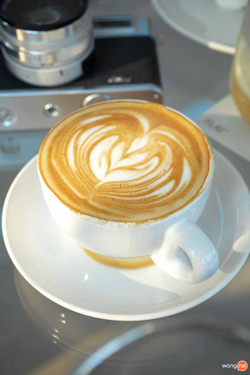 “Flat cafe” คาเฟ่เชียงใหม่ สไตล์มินิมอลกับโครงสร้างร้านสุดเก๋!