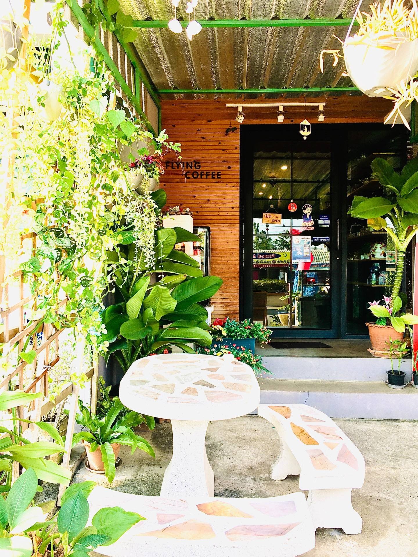 รีวิว Flying coffee Flying Coffeeสาขา1 - บรรยากาศชวนนั่งรสชาติ ชา/กาแฟ ...