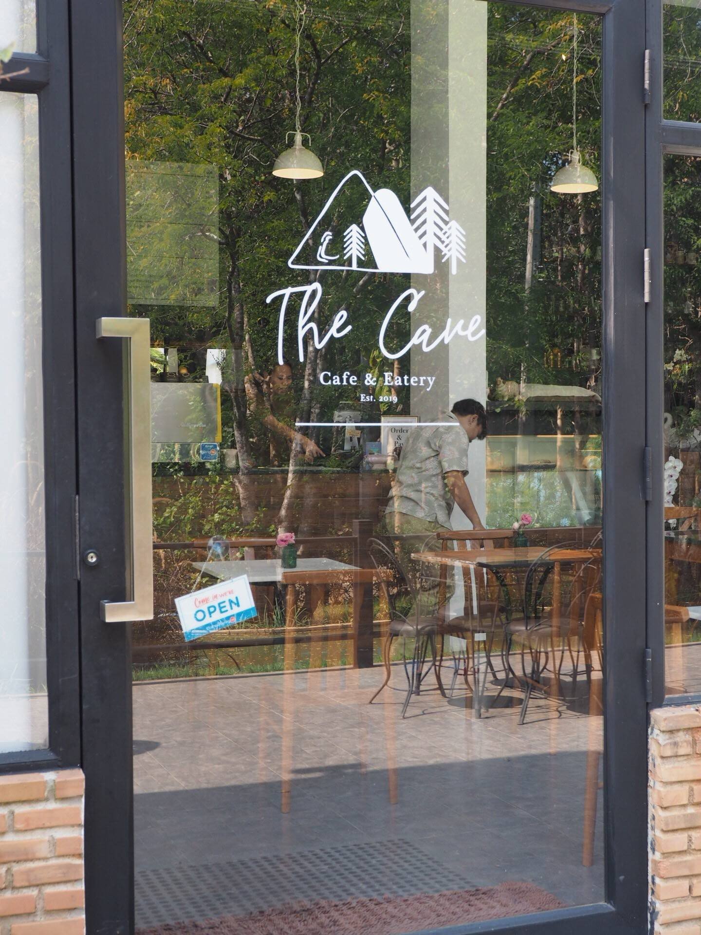 รีวิว The Cave Cafe & Eatery - ร้านสวย อากาศดี เหมาะกับวันพักผ่อนค่ะ