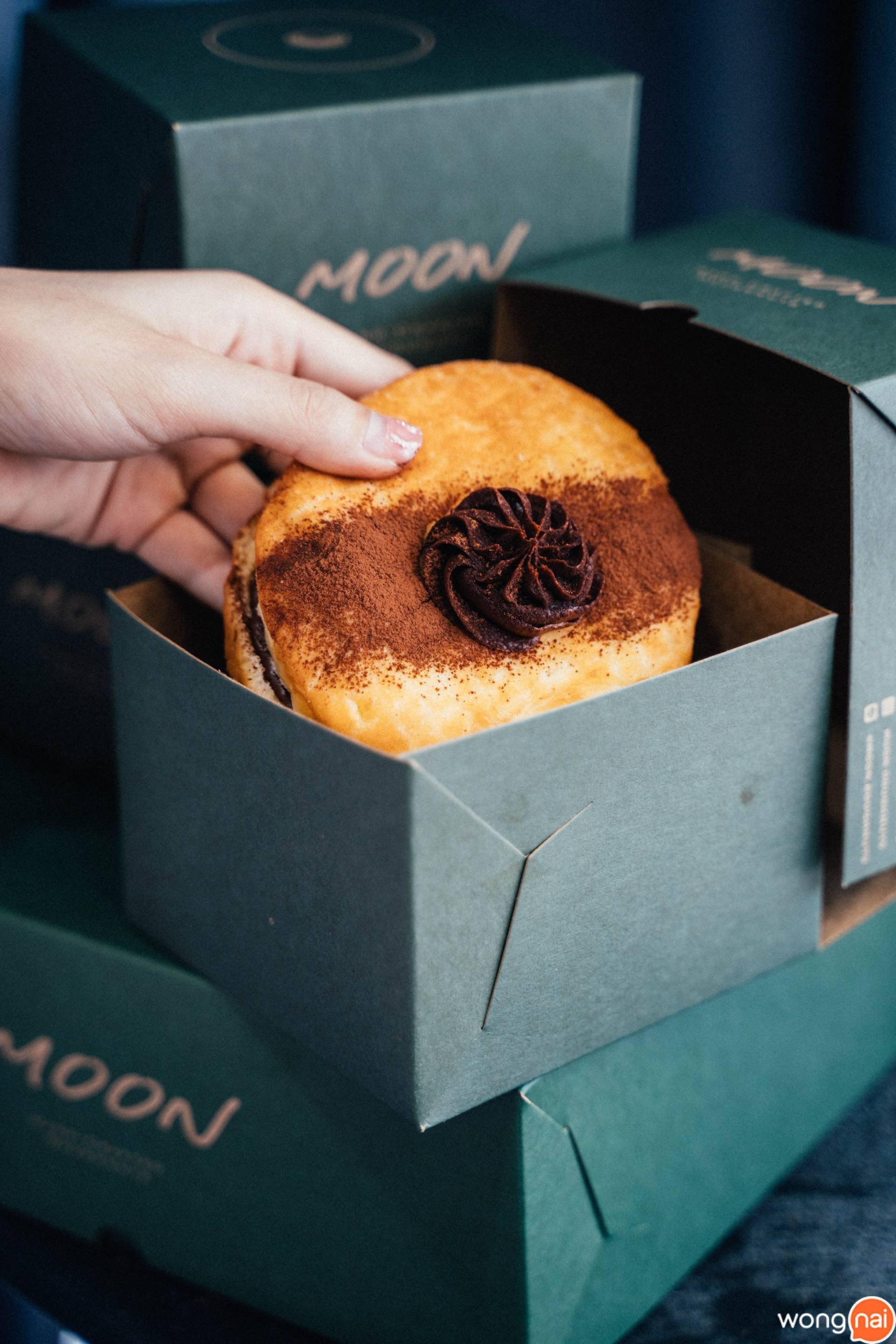 ‘MOON Doughnuts & Drinks’ ร้านโดนัทหาดใหญ่ สูตรพิเศษอยากกินต้องต่อคิว!