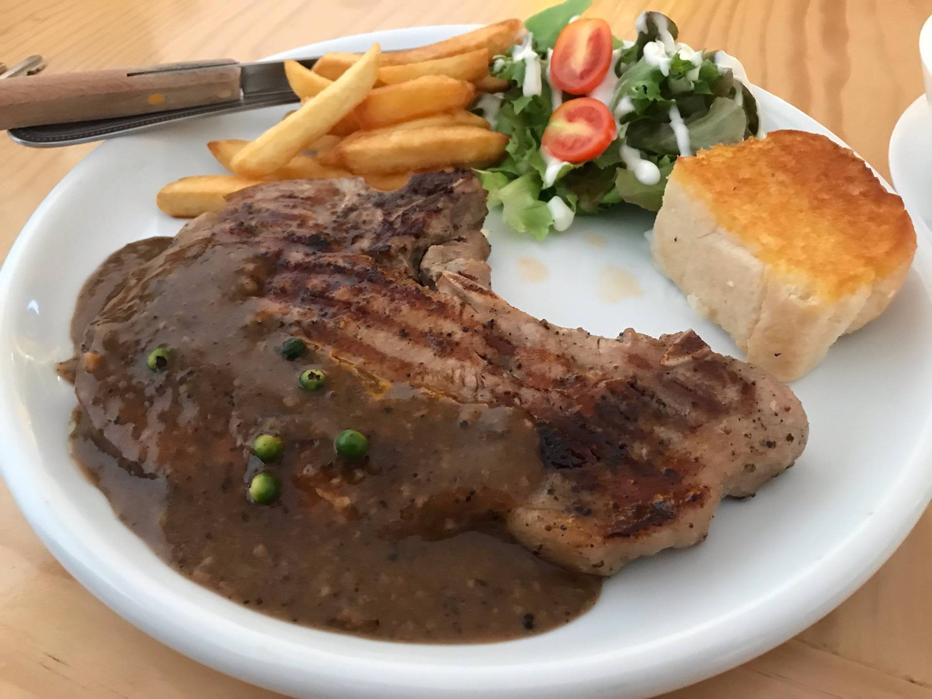 พ็อคช็อปพริกไทยดำ ร้าน Hello Steak มาบยางพร