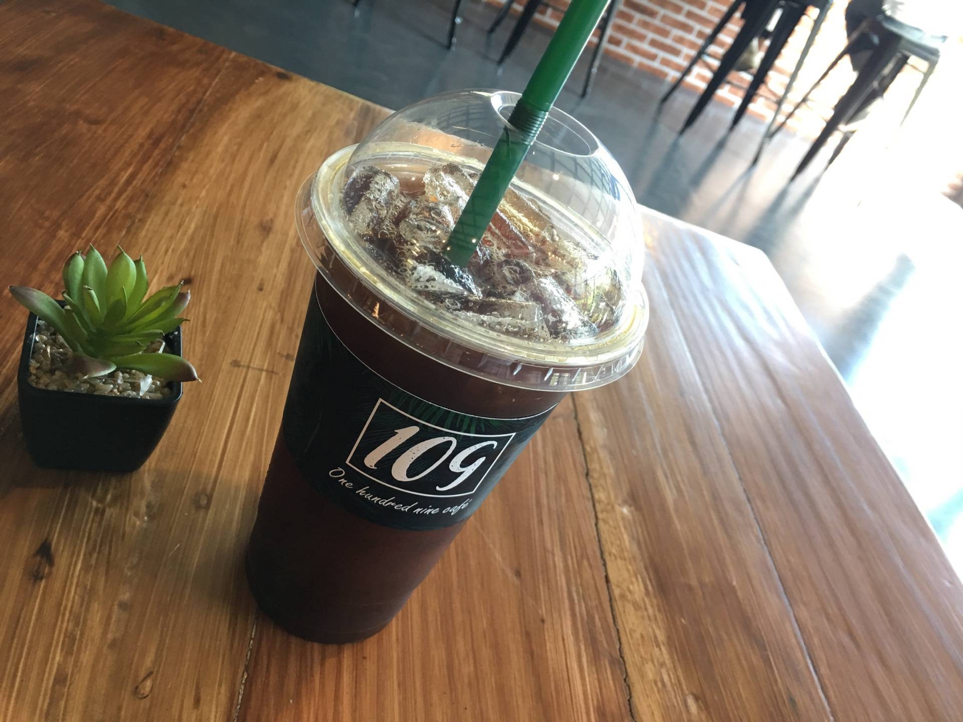 รีวิว One hundred nine cafe’ - ร้านกาแฟแนวLoft - Wongnai