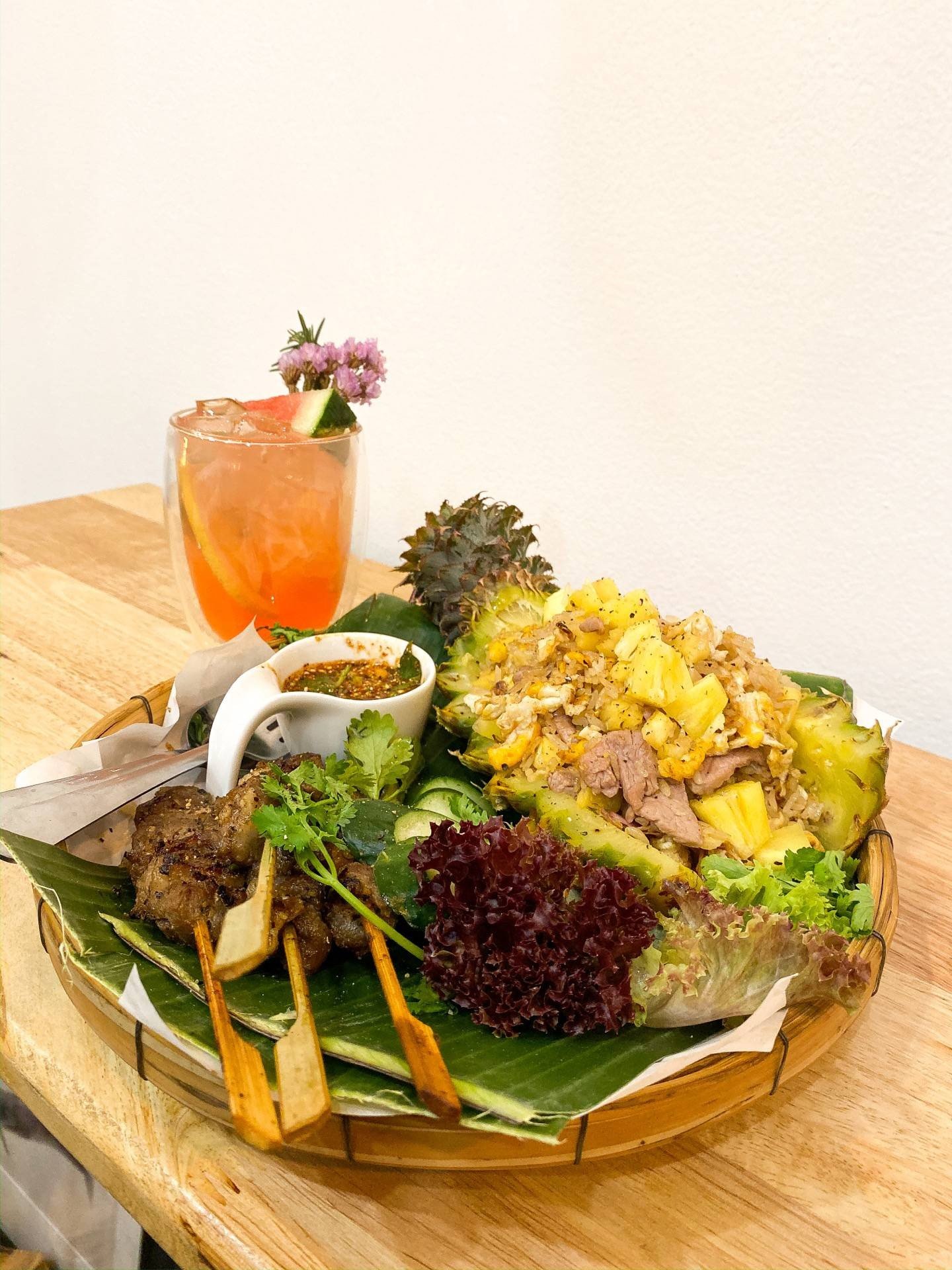 รีวิว OK Hug cafe (อกหักคาเฟ่) - บรรยากาศอบอุ่น เจ้าของร้านมีความเป็น ...