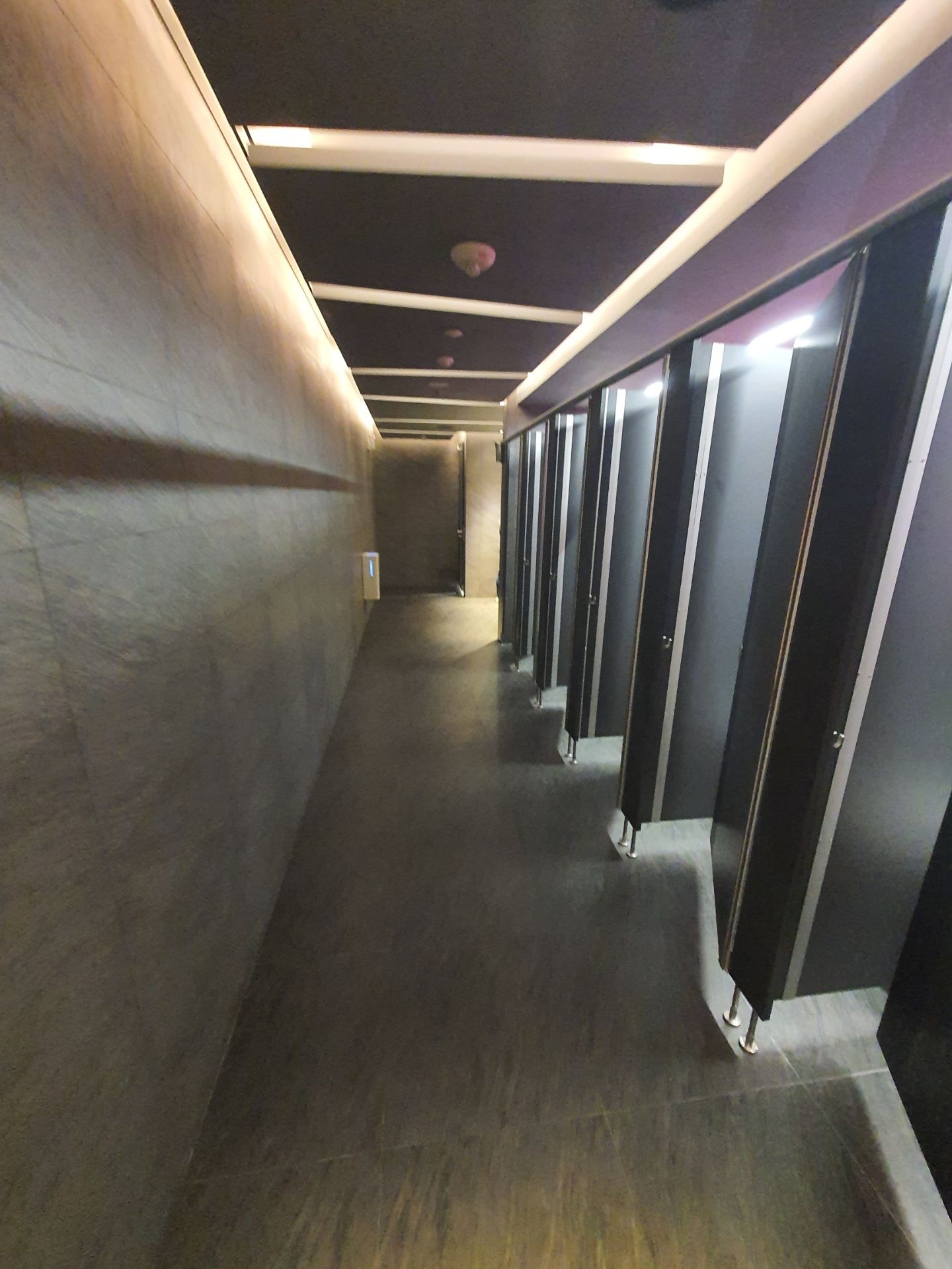 ร้าน Fitness First T-One Building