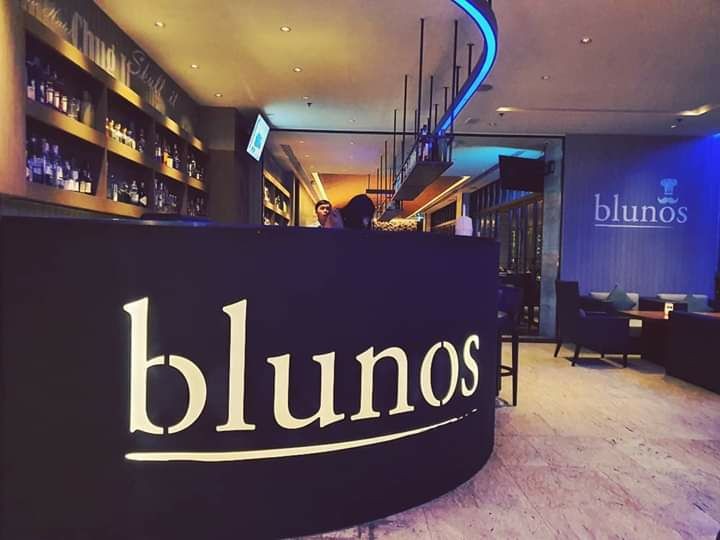 รีวิว Blunos Bangkok - Blunos .. ปลดปล่อยช่วงเวลาเครียดๆหลังเลิกงานให้ ...