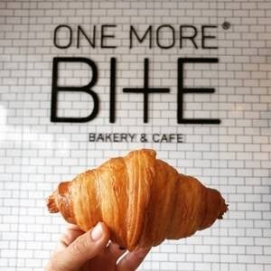 [รีวิว] ร้าน One More Bite Bakery & Cafe | เมนูแนะนำ รูปภาพ ราคา