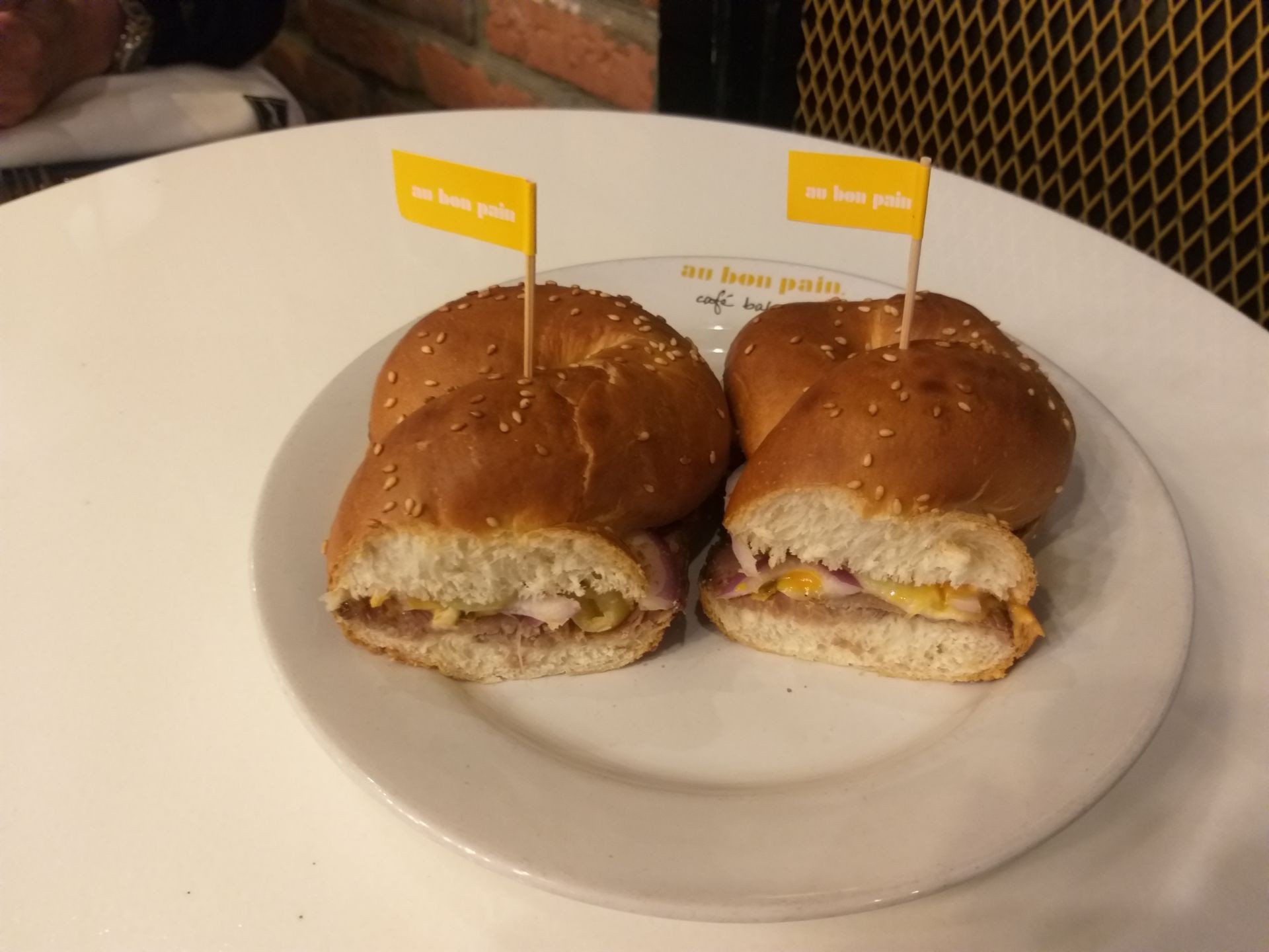 รีวิว Au Bon Pain สยามพารากอน - วันนี้มาลอง Sandwich ABP Steak & Swiss ...