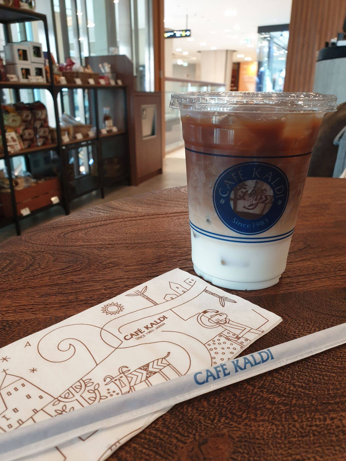 รีวิว Cafe Kaldi - Thonglor Ginza Thonglor - CAFE' KALDI @ Ginza ทองหล่อ ตั้งอยู่ชั้น 2 ของ ...