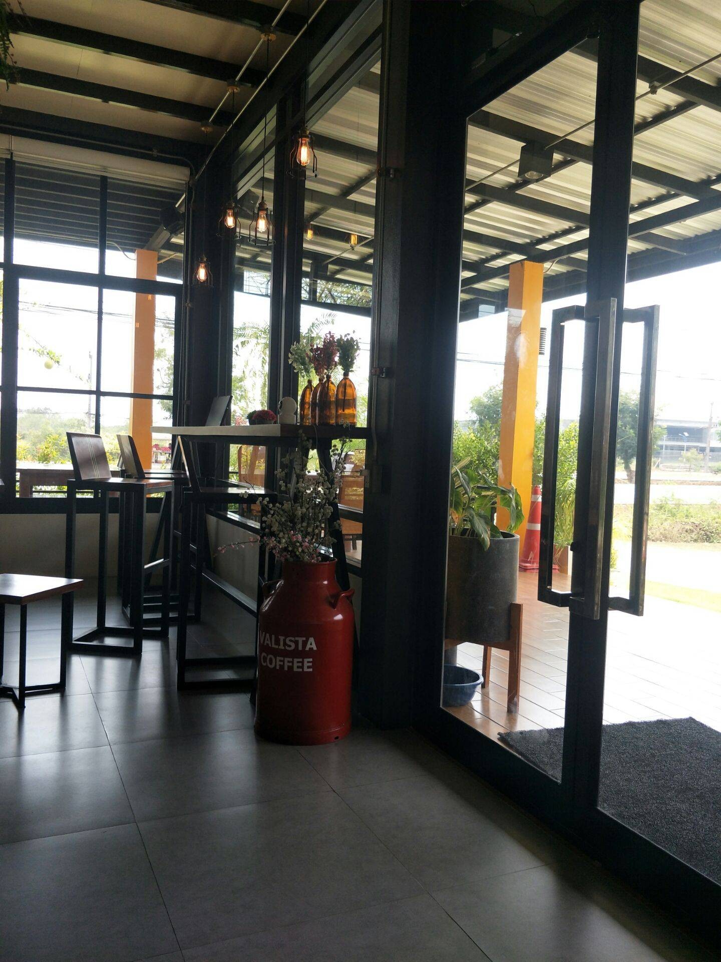 รีวิว VALISTA COFFEE - กาแฟดีเข้มกลมกล่อม เหมากับคอกาแฟคราฟท์ มีบริเวณ ...