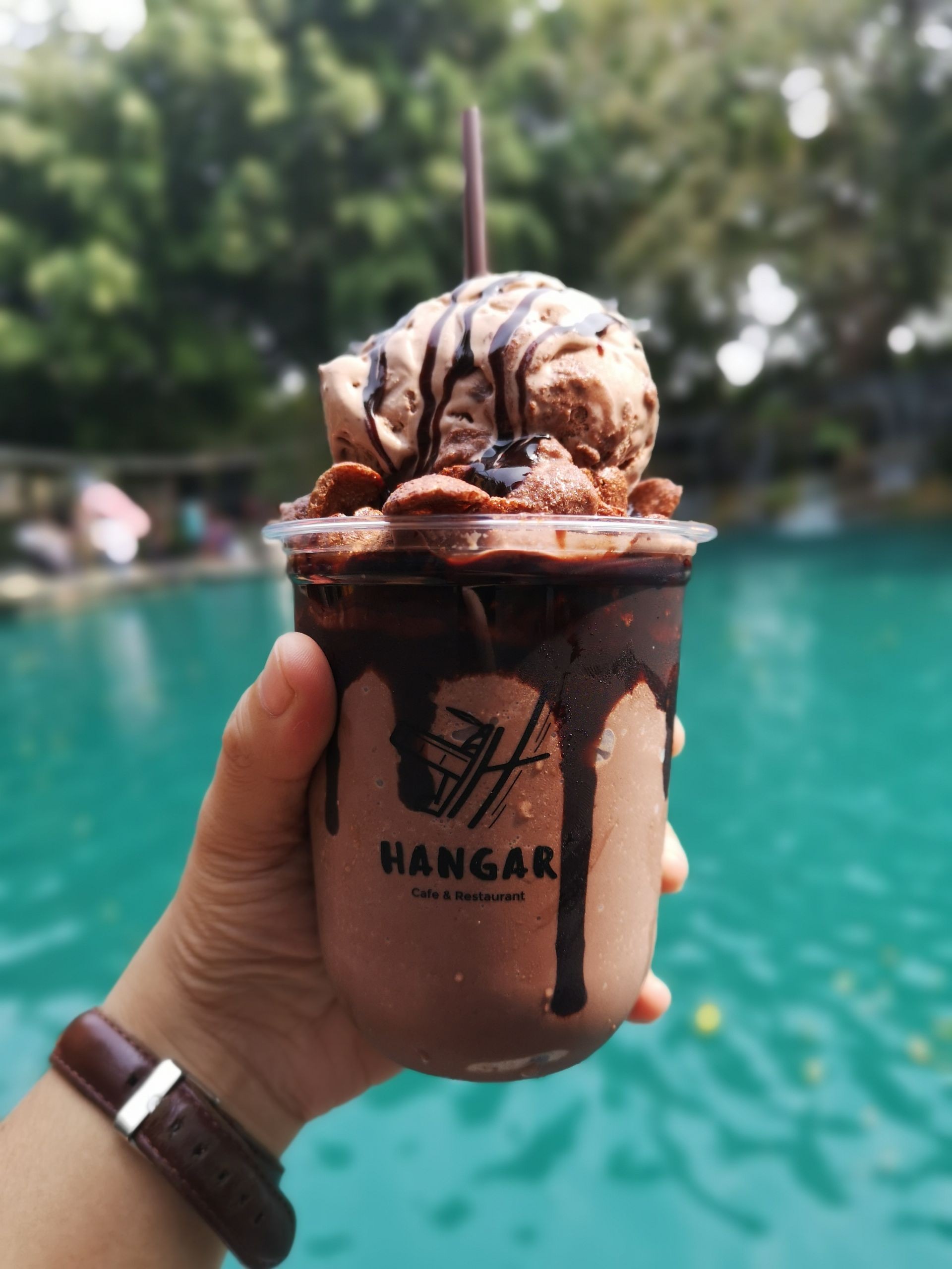 รีวิว Hangar Cafe' - บรรยากาศดี มุมถ่ายรูปเยอะ