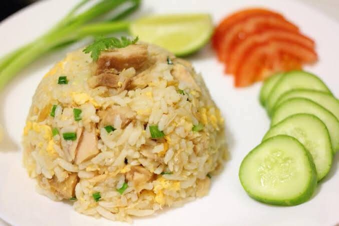 ข้าวผัดทูน่า พิเศษ • image ร้าน ร้านข้าวผัดปูคุณเล็ก จรัญสนิทวงศ์ 65 แยก 4
