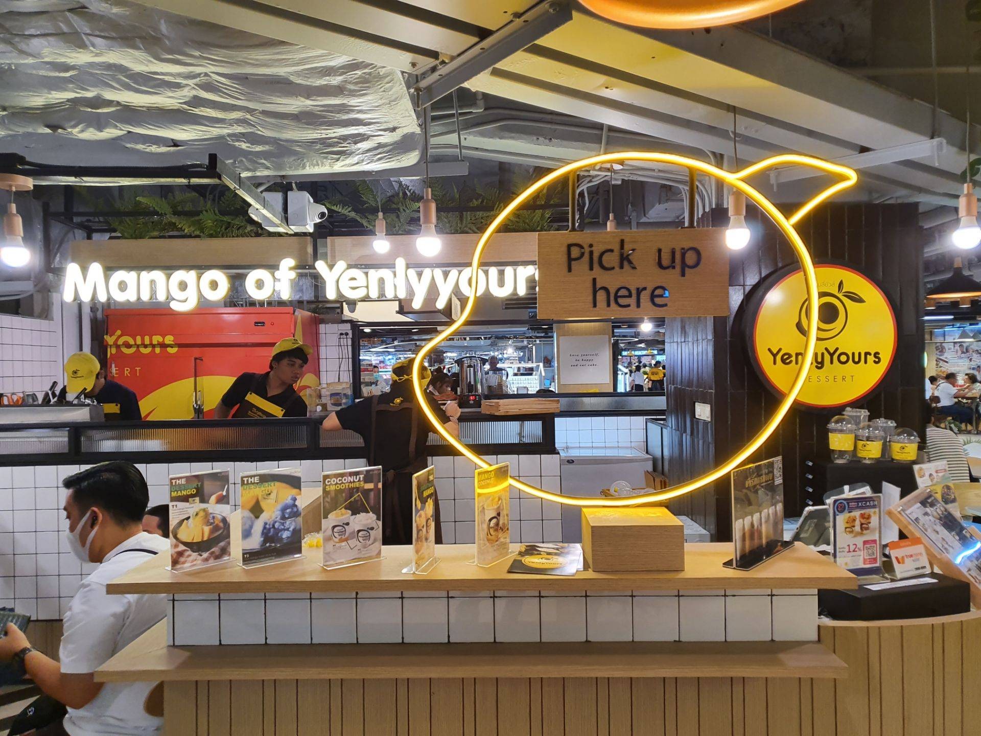 รีวิว Yenly Yours เซ็นทรัลลาดพร้าว - มะม่วงปั่นในตำนาน