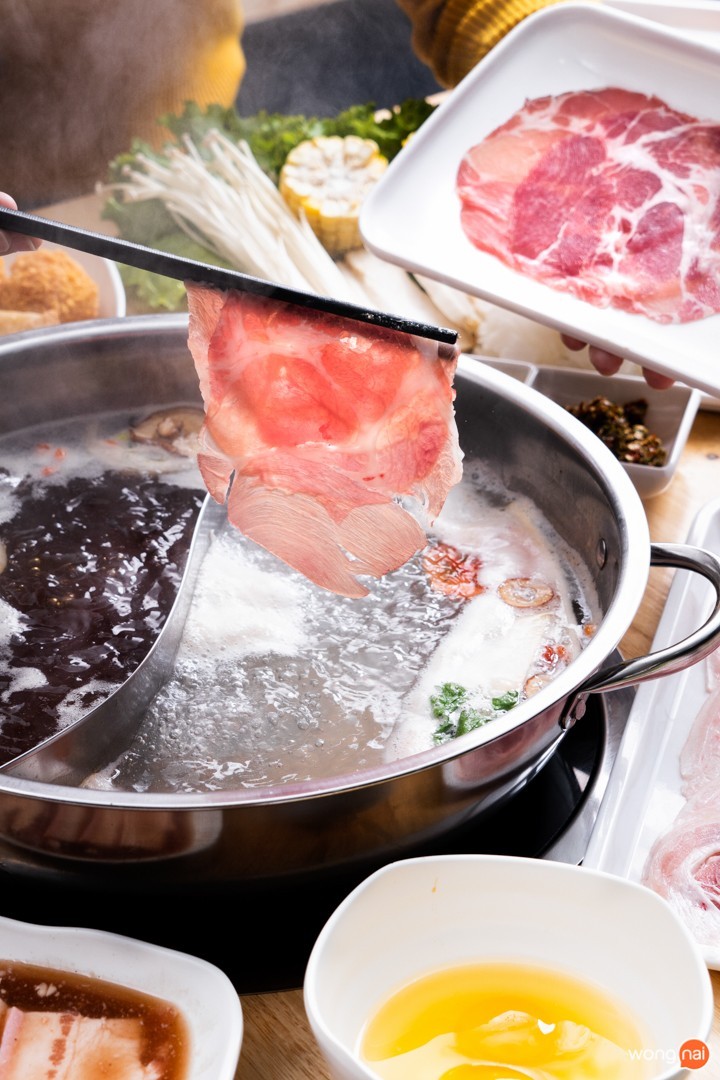 “Dm Hot Pot” เชียงใหม่ บุฟเฟ่ต์ชาบู อิ่มจุใจในราคา 199 บาท!