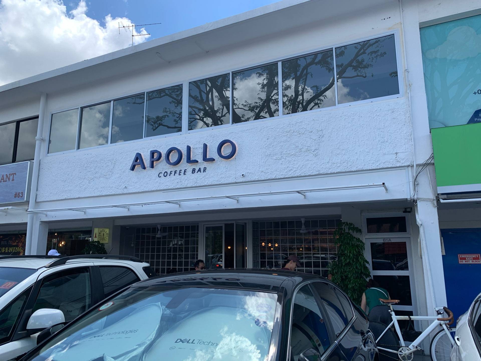 รีวิว Apollo Coffee Bar - คาเฟ่เรียบเก๋ คนเยอะมากกกก ควรจองคิวออนไลน์มาก่อน