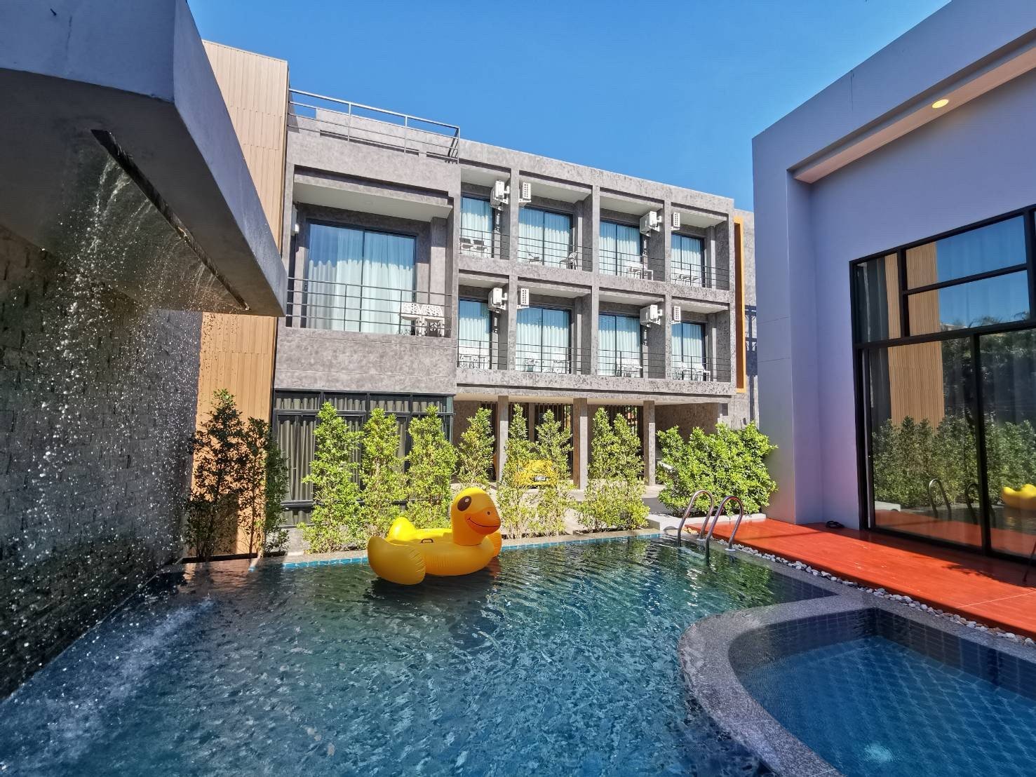 รูป โรงแรมเล Lay Hotel