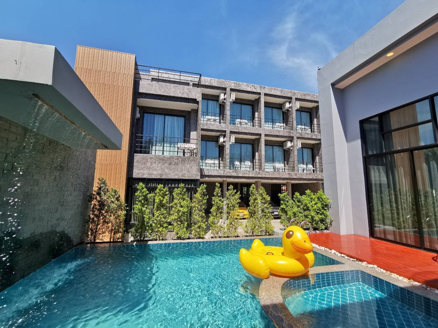 รีวิว โรงแรมเล Lay Hotel - โรมแรมสไตล์ loft เปิดใหม่ หาดเจ้าสำราญ เหมาะ ...