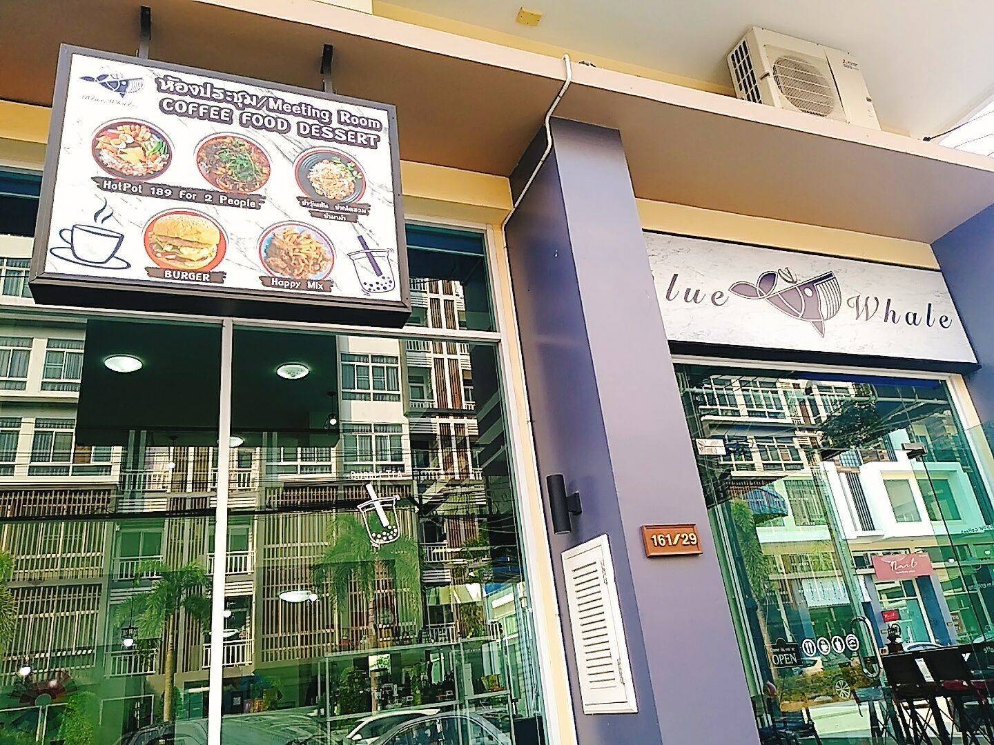 รีวิว Blue Whale Coffee Chiangmai