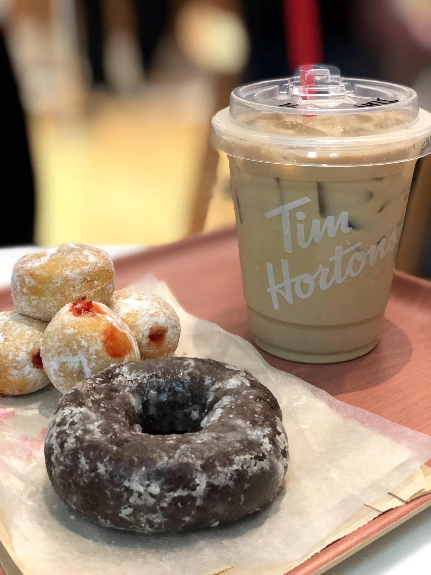 รีวิว Tim Hortons สามย่าน มิตรทาวน์ - มาร้านนี้ต้องเข้าคิวยาววววว