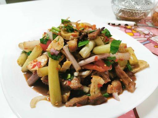 รีวิว คนละยำ (Kon-La-Yum) - ยำมาม่าแซ่บมาก