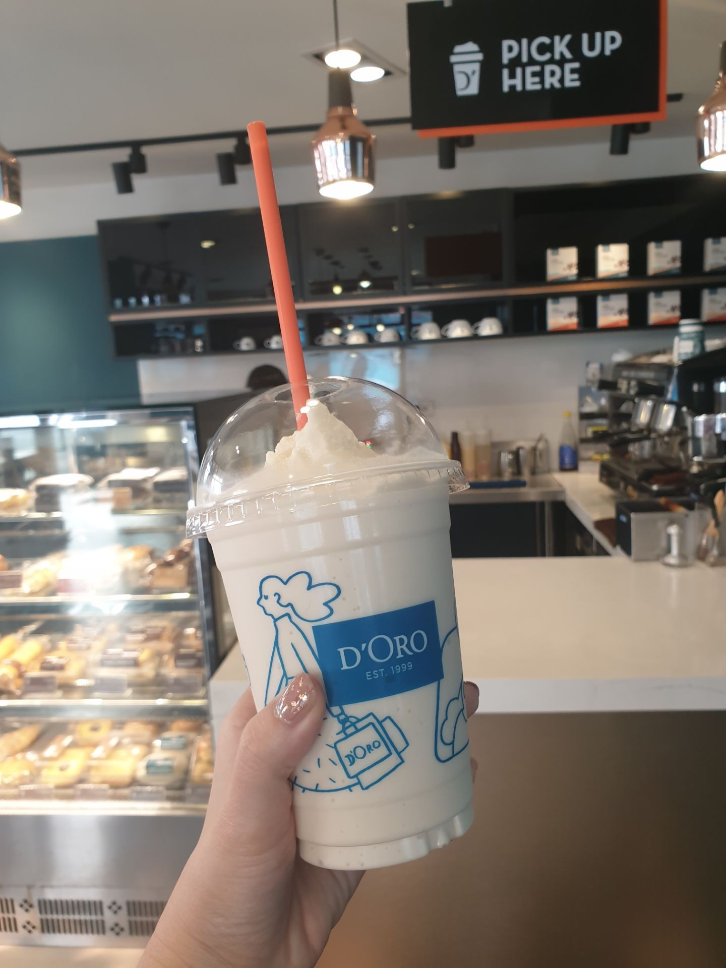รีวิว D’oro Coffee มอเตอร์เวย์ (ขาออก) - น้ำปั่นอร่อย ชอบมากค่ะ