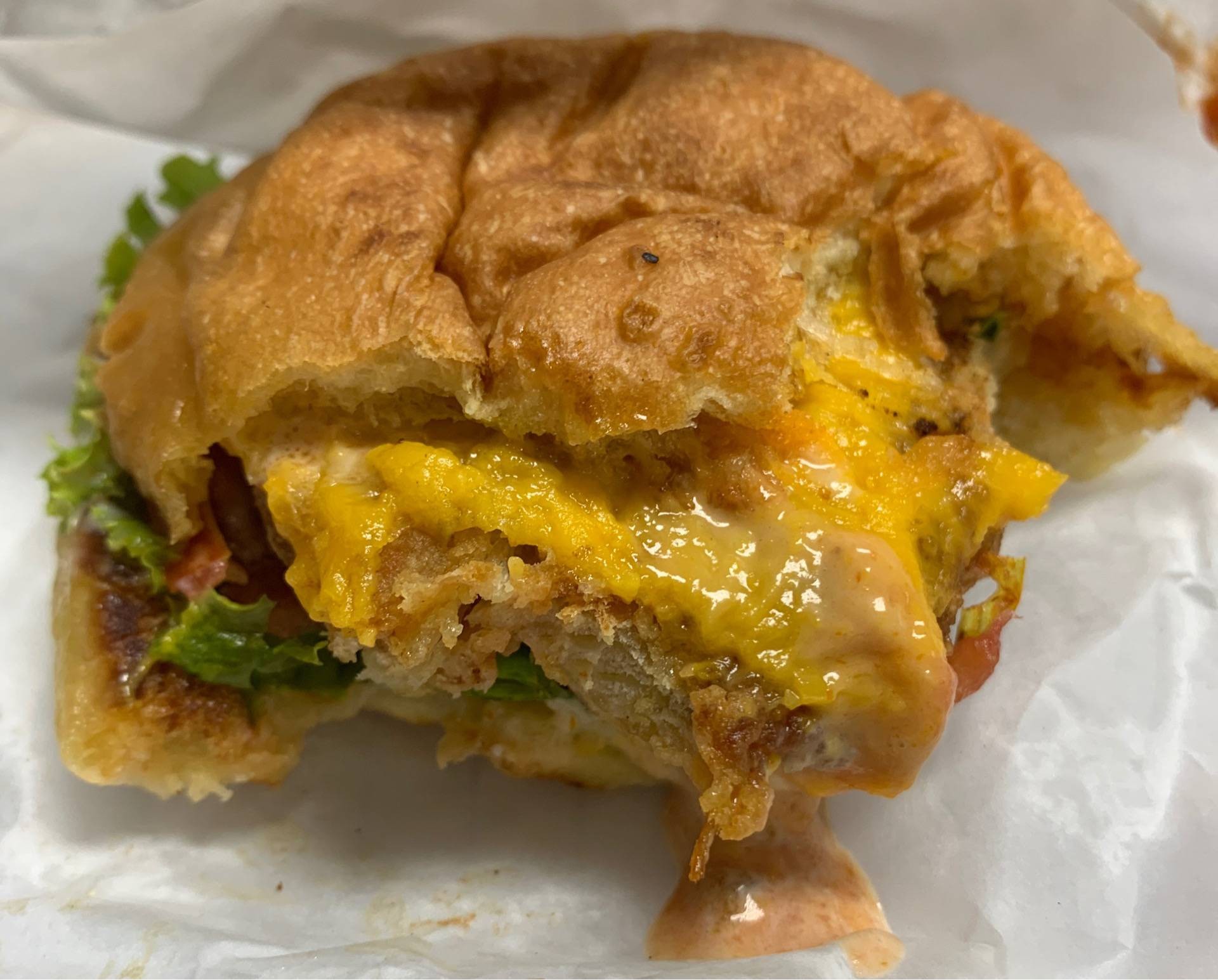 รีวิว Hand Burger - ไก่กรอบในเบอร์เกอร์เหนียวครับ อย่างอื่นอร่อยดีครับ ...