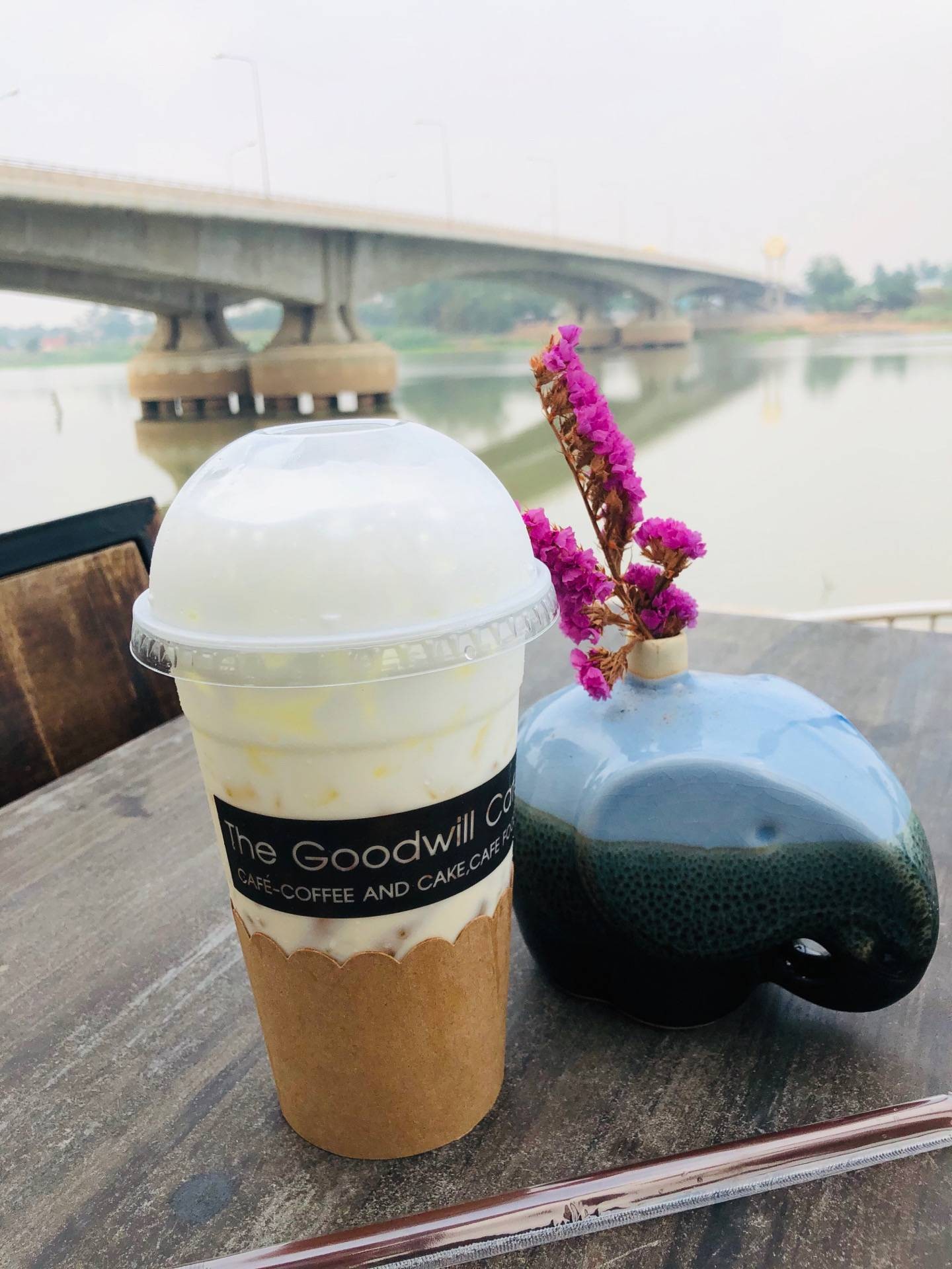 รีวิว The Goodwill Cafe' ชัยนาท - บรรยากาศดีวิวริมแม่น้ำ มีเมนูทั้งของ ...