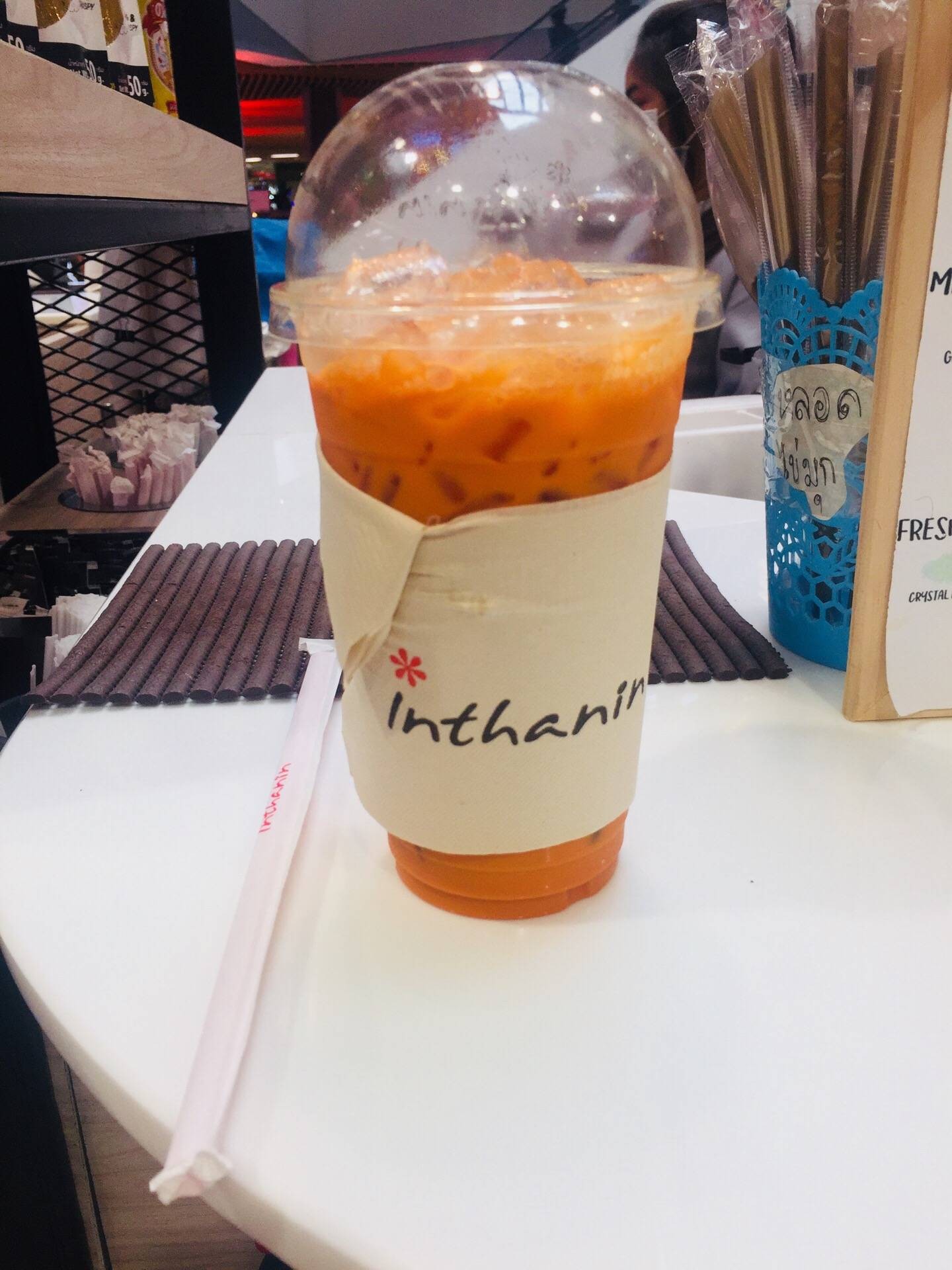 รีวิว Inthanin Coffee เซ็นทรัลเฟสติวัล หาดใหญ่ - ชาเย็นอร่อยมากเลยค่ะ ...