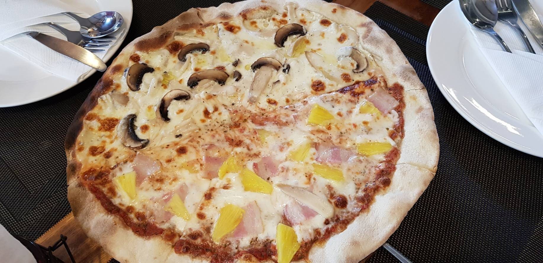 รีวิว MAD DADDY PIZZA HOUSE ประชาชื่น Prachachuen - บรรยากาศ ดีครับ ...