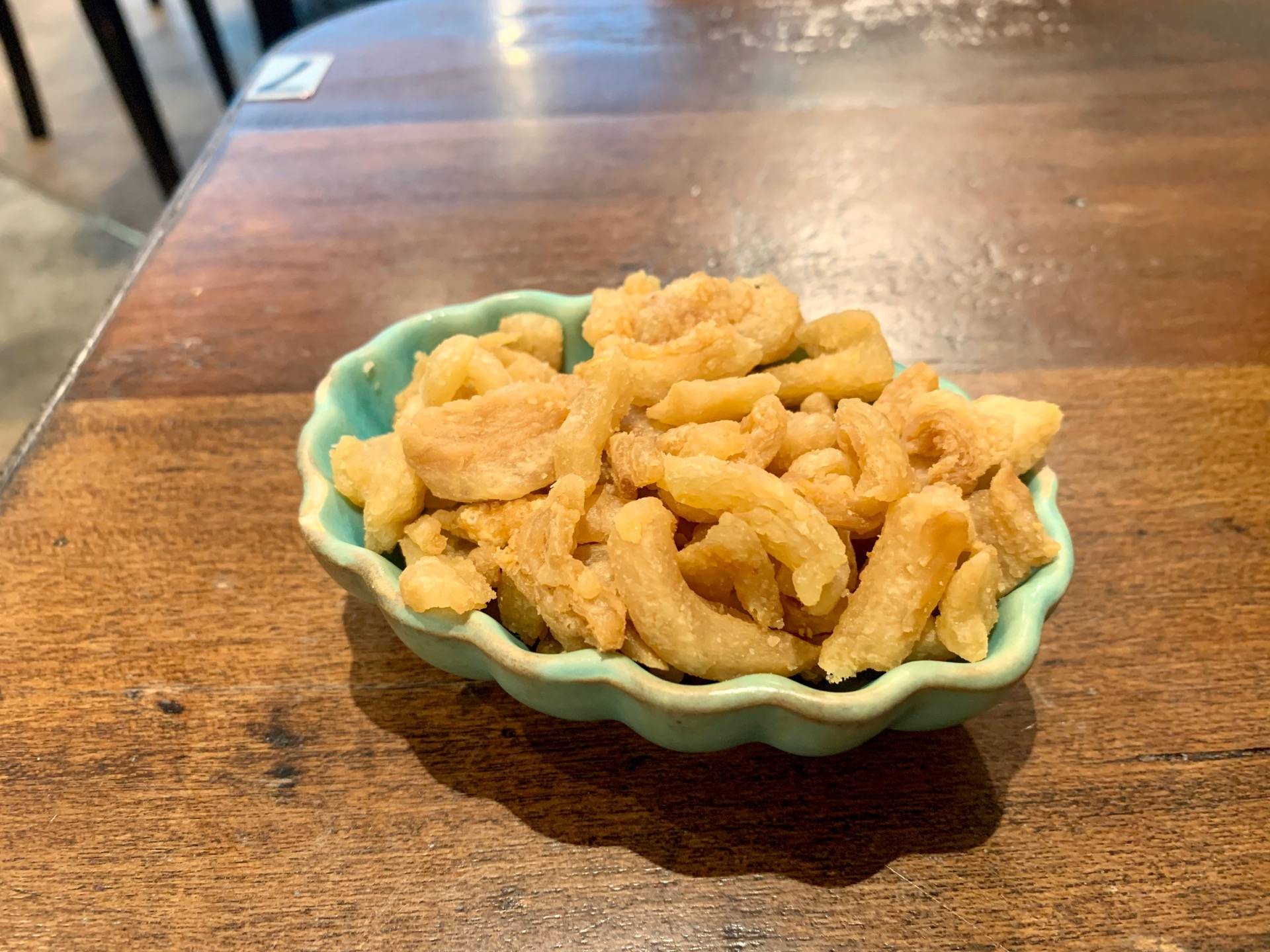 กากหมู ร้าน ThongSmith Central Embassy ชั้น 5 - Wongnai