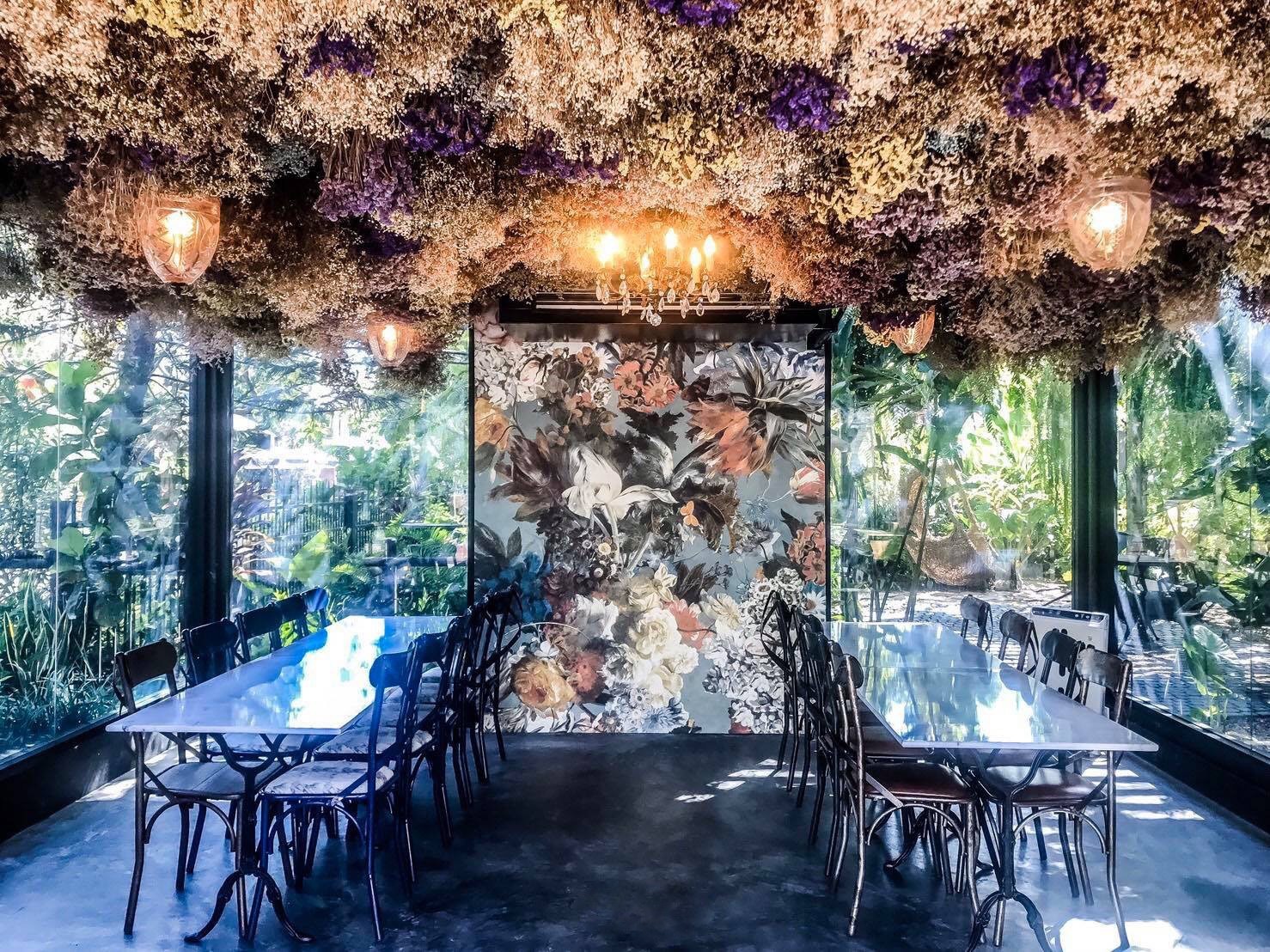 [รีวิว] “Voodoo Cafe” ร้านอาหารฮาลาลฟิวชั่นในสวนยุโรป สวยดั่งมนต์สะกด