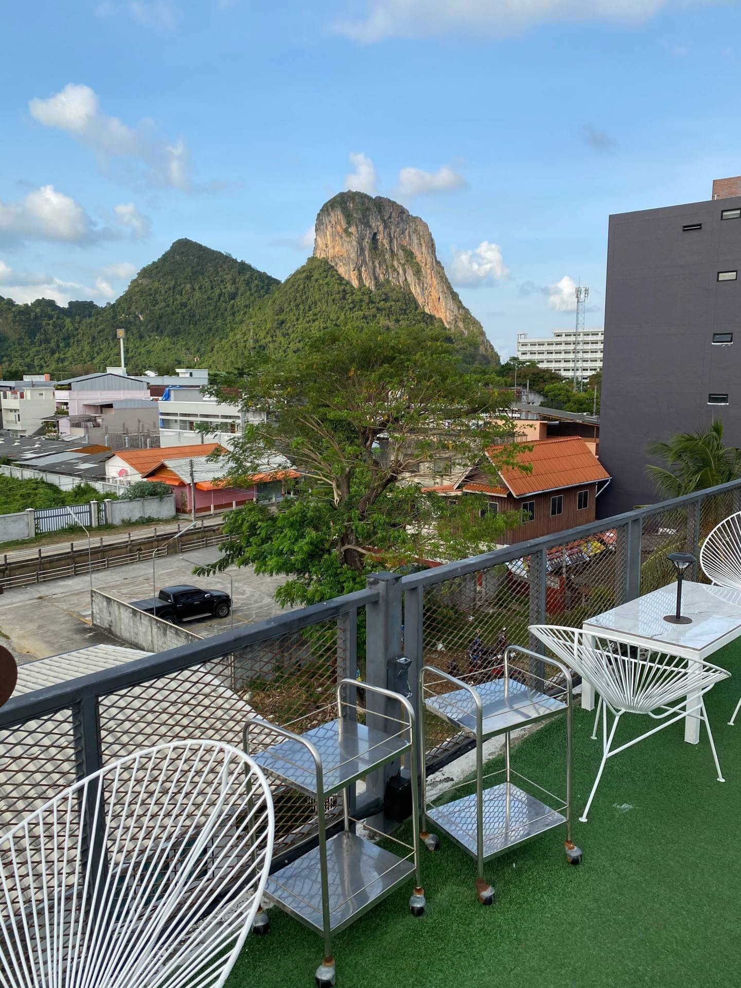 รีวิว ROOF 6/6 BAR & BISTRO - รวมๆ อาหารและดาดฟ้า ดีงาม ราคารับไหว