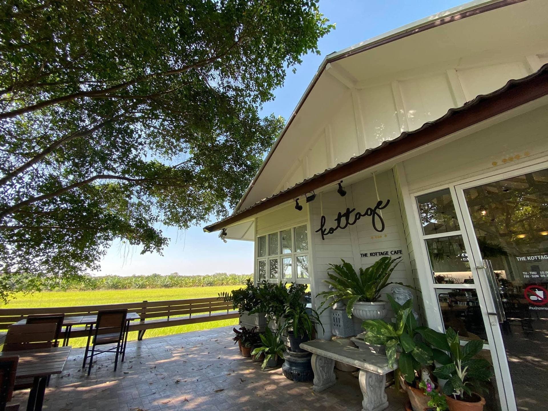 รีวิว The Kottage Cafe ลาดหลุมแก้ว - ร้านสวยมาก บรรยากาศดี เป็นคาเฟ่ที่ ...