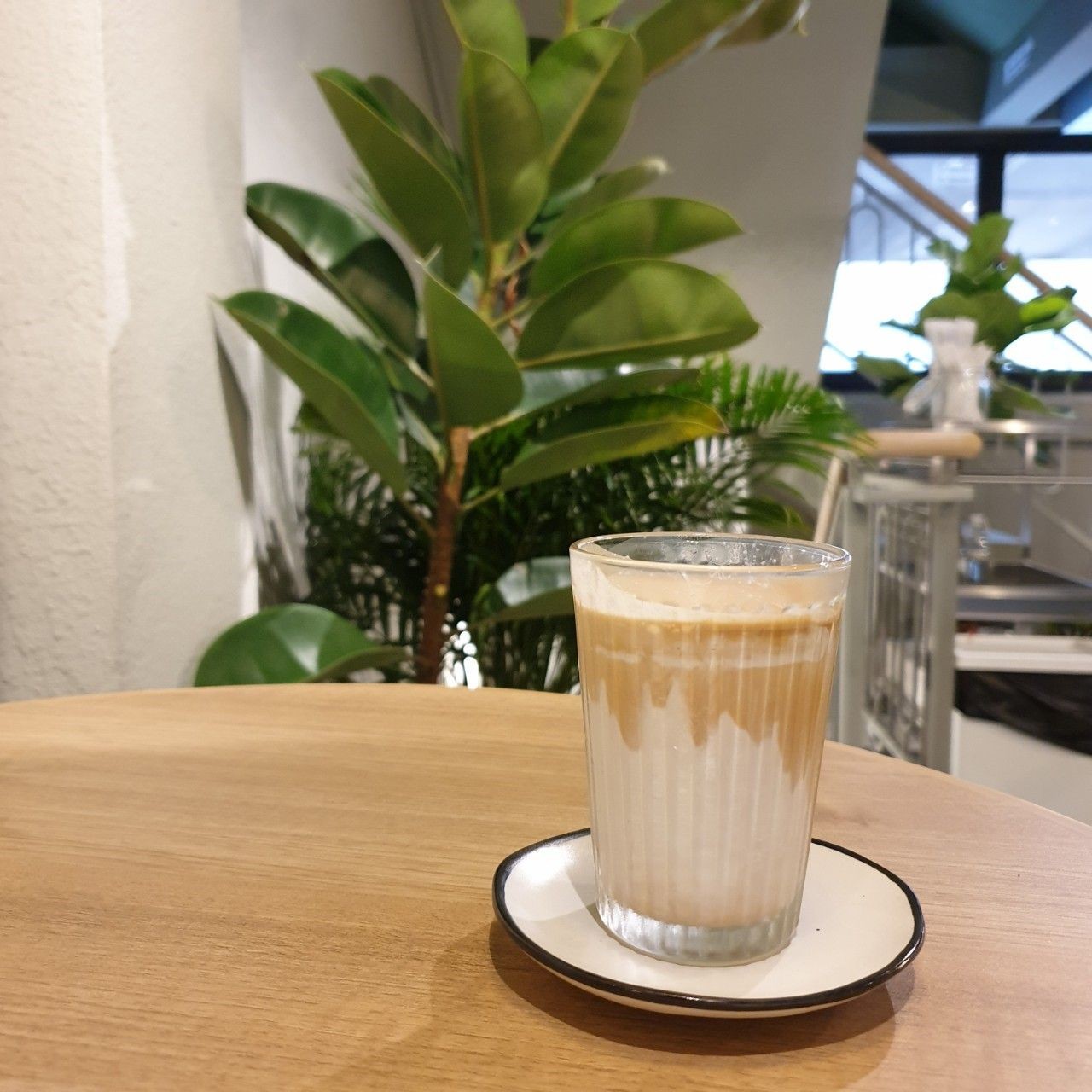 รีวิว Entree Coffee & Brunch - ร้านสวยบรรยากาศดี กาแฟDirty อร่อย :)