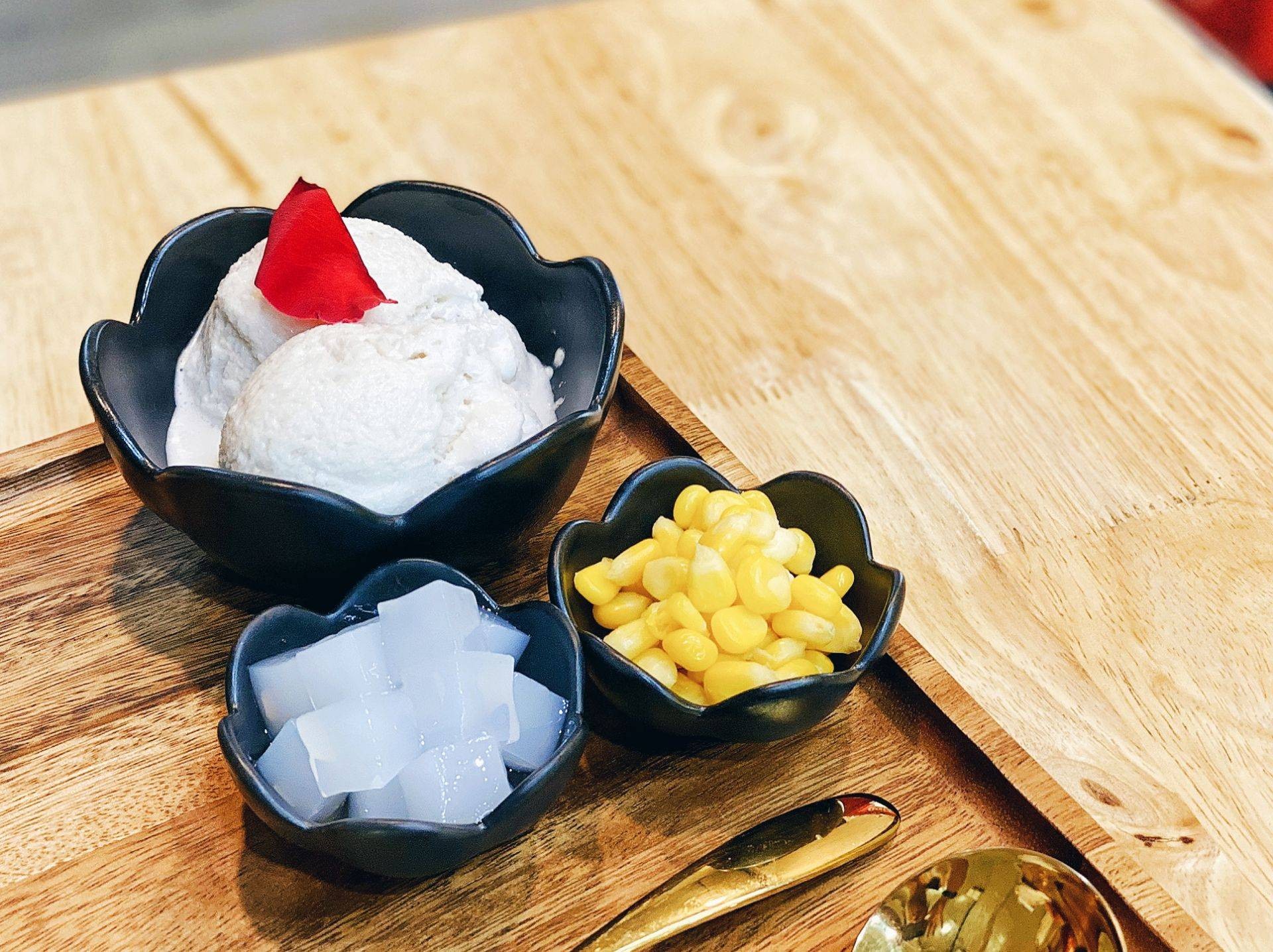 รีวิว Queens Bualoy Banthat Thong บรรทัดทอง - อร่อยมาก - Wongnai