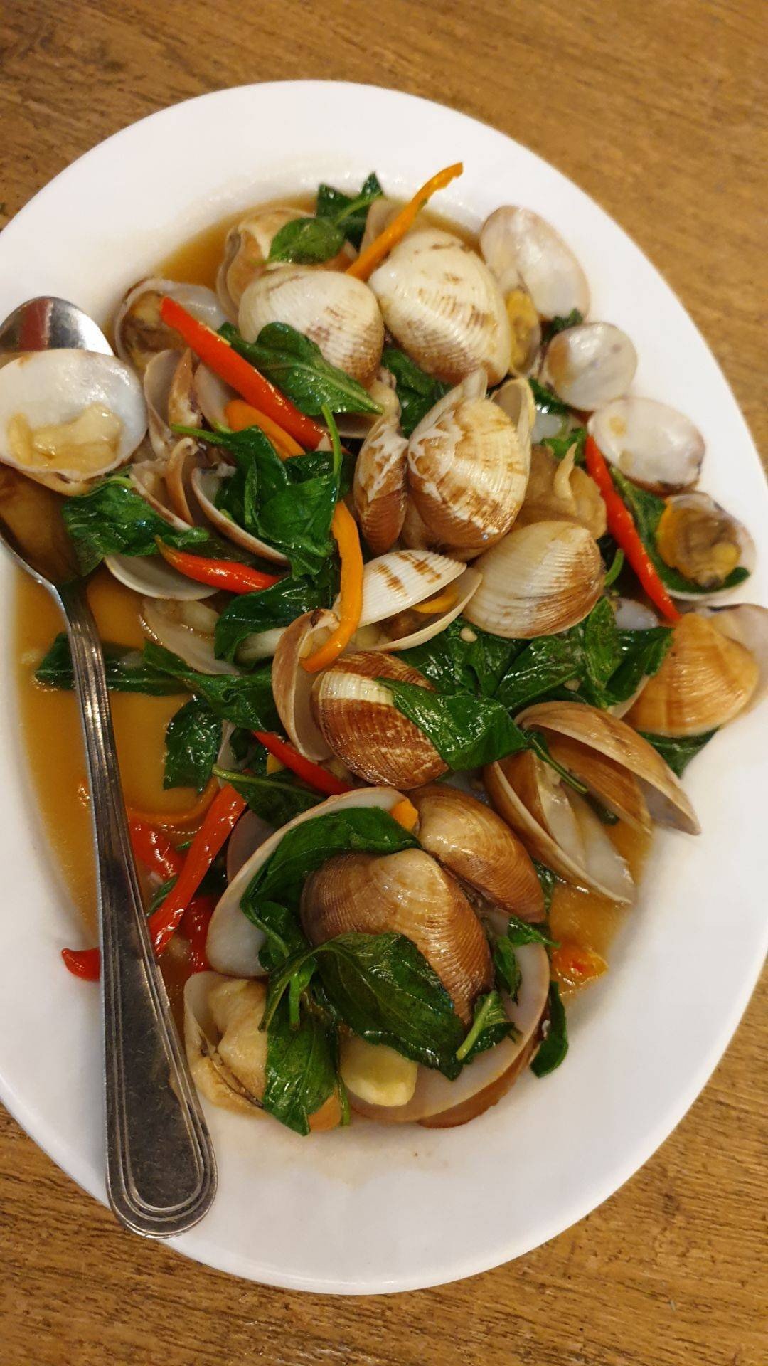 หอยตลับผัดฉ่า ร้าน เฌอ เฌอ ซีฟู้ด ระยอง