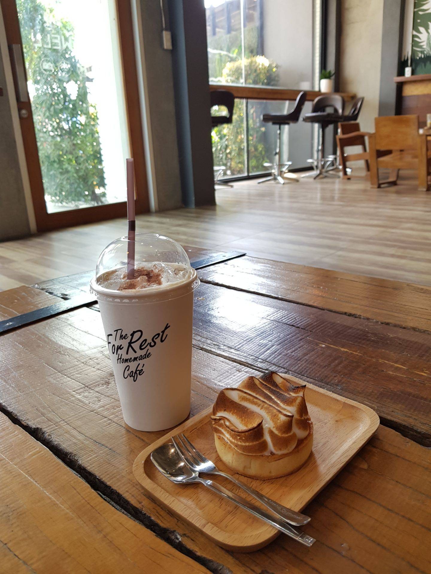 รีวิว The For Rest Homemade Cafe - ร้านสวยนั่งชิว กับเบเกอรี่ทำเอง ...