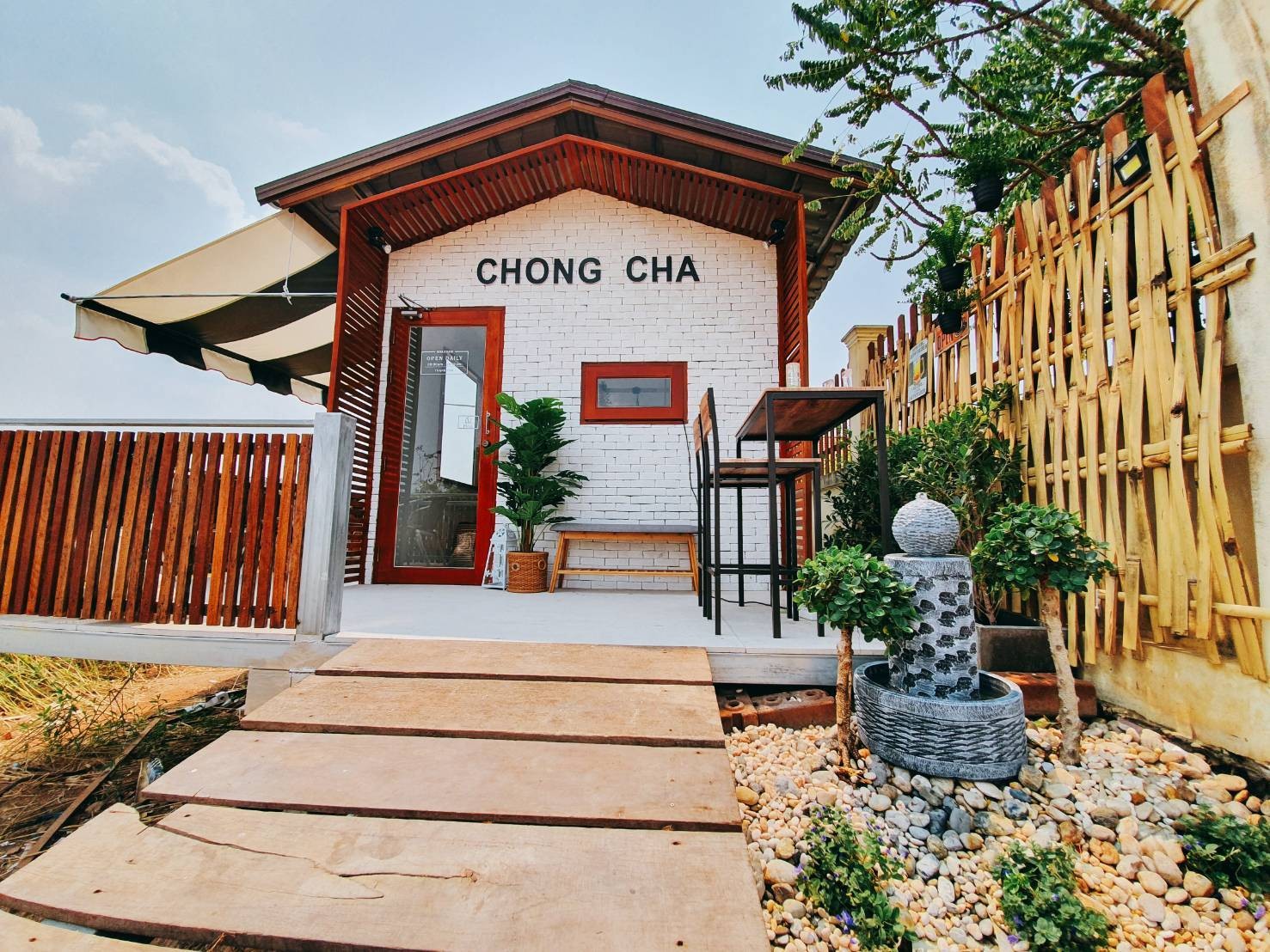 รีวิว Chong Cha ชงชา - ซี่โครงสะพานโค้งและก๊วยเตี๋ยวหมู