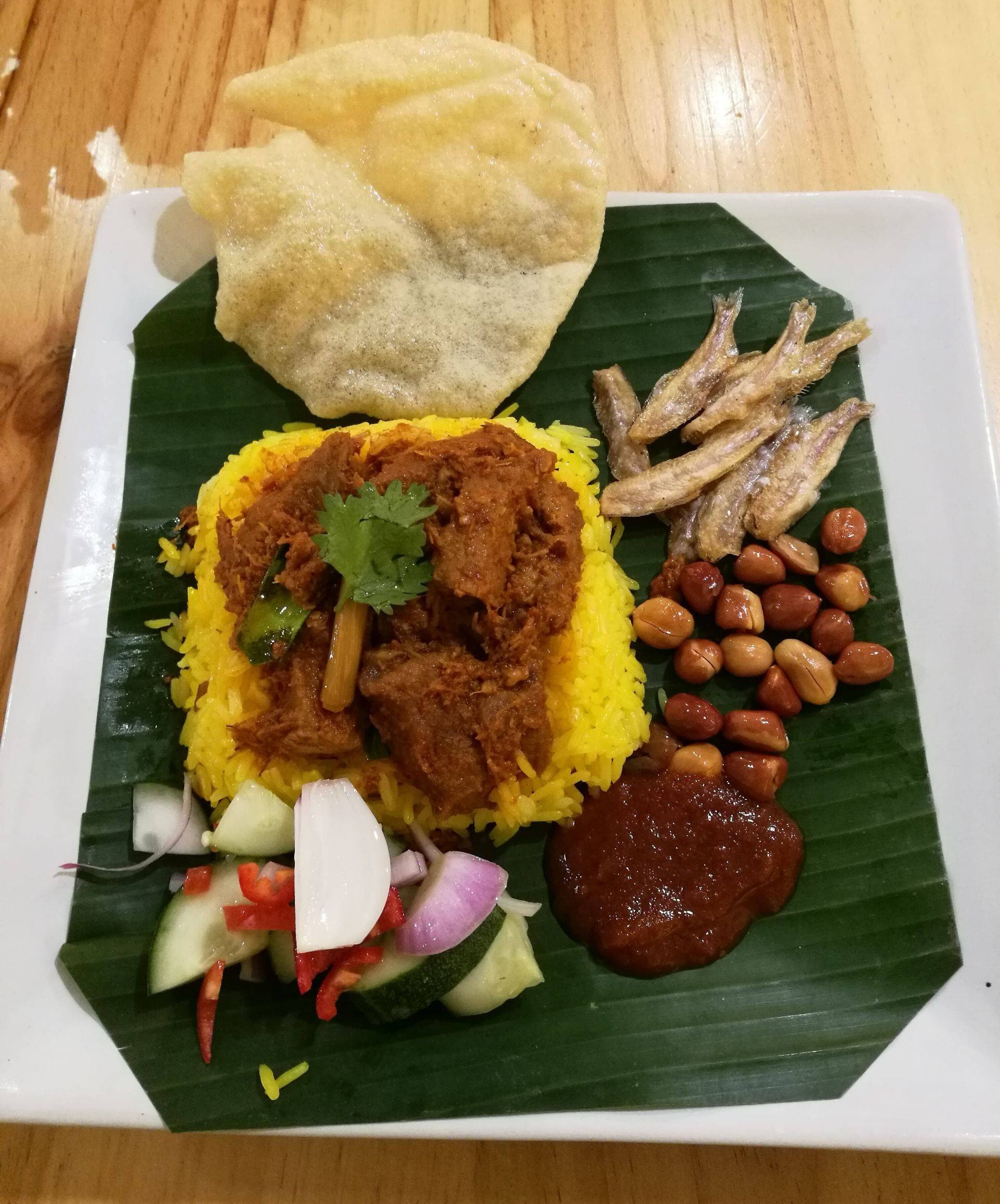 Beef Rendang • แกงแห้งเนื้อแบบอินโดนีเซีย+ข้าวอบกะทิ ร้าน Yellow Rice ...