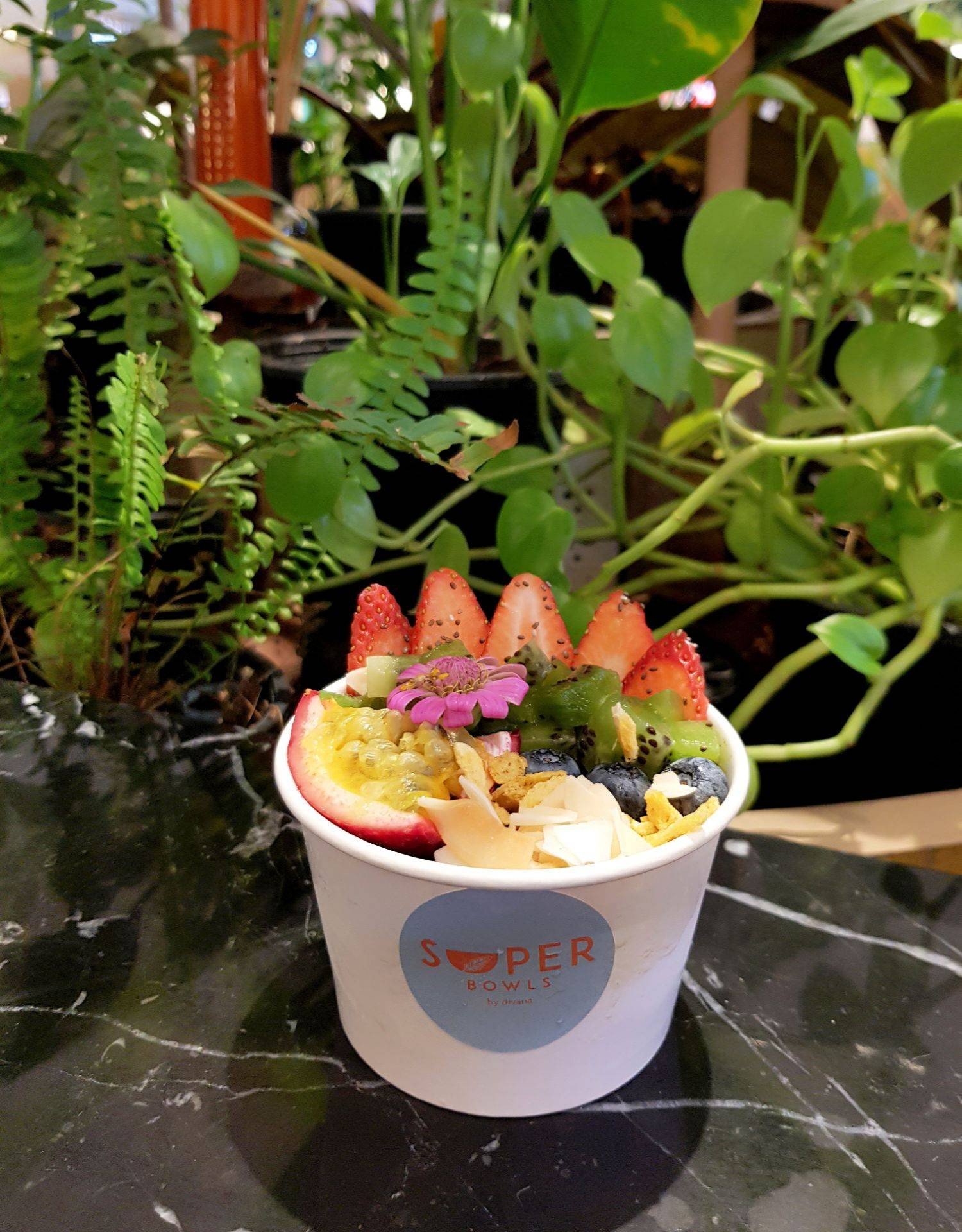 รีวิว Super Bowl Cafe centralwOrld - สมูทธีโบวล์น้องใหม่ใน ctw กับโปร 1 ...