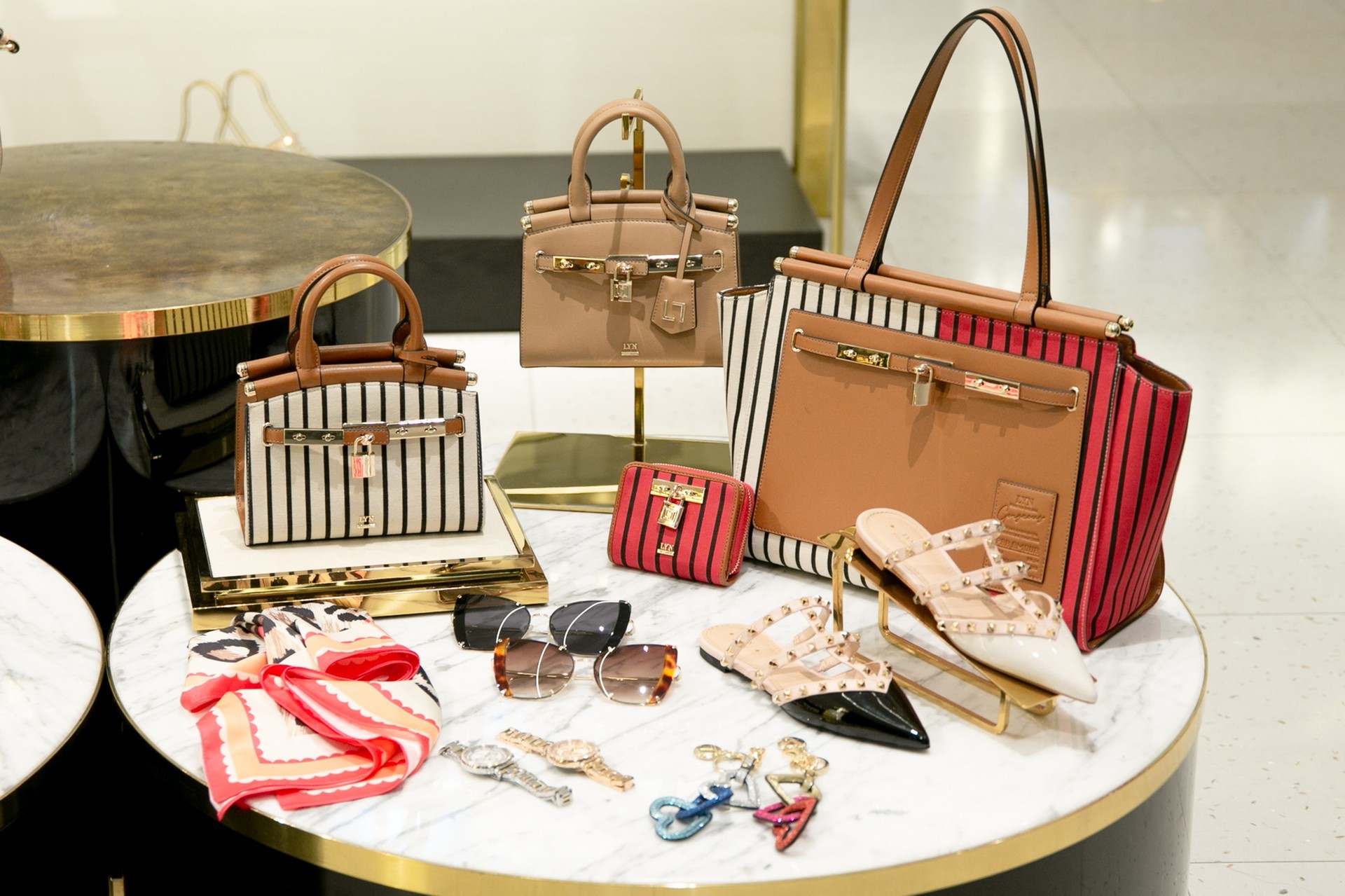 เปิดวาร์ป LYN Official Online Store พร้อมส่องคอลฯ ใหม่สุดปังปี 2020!