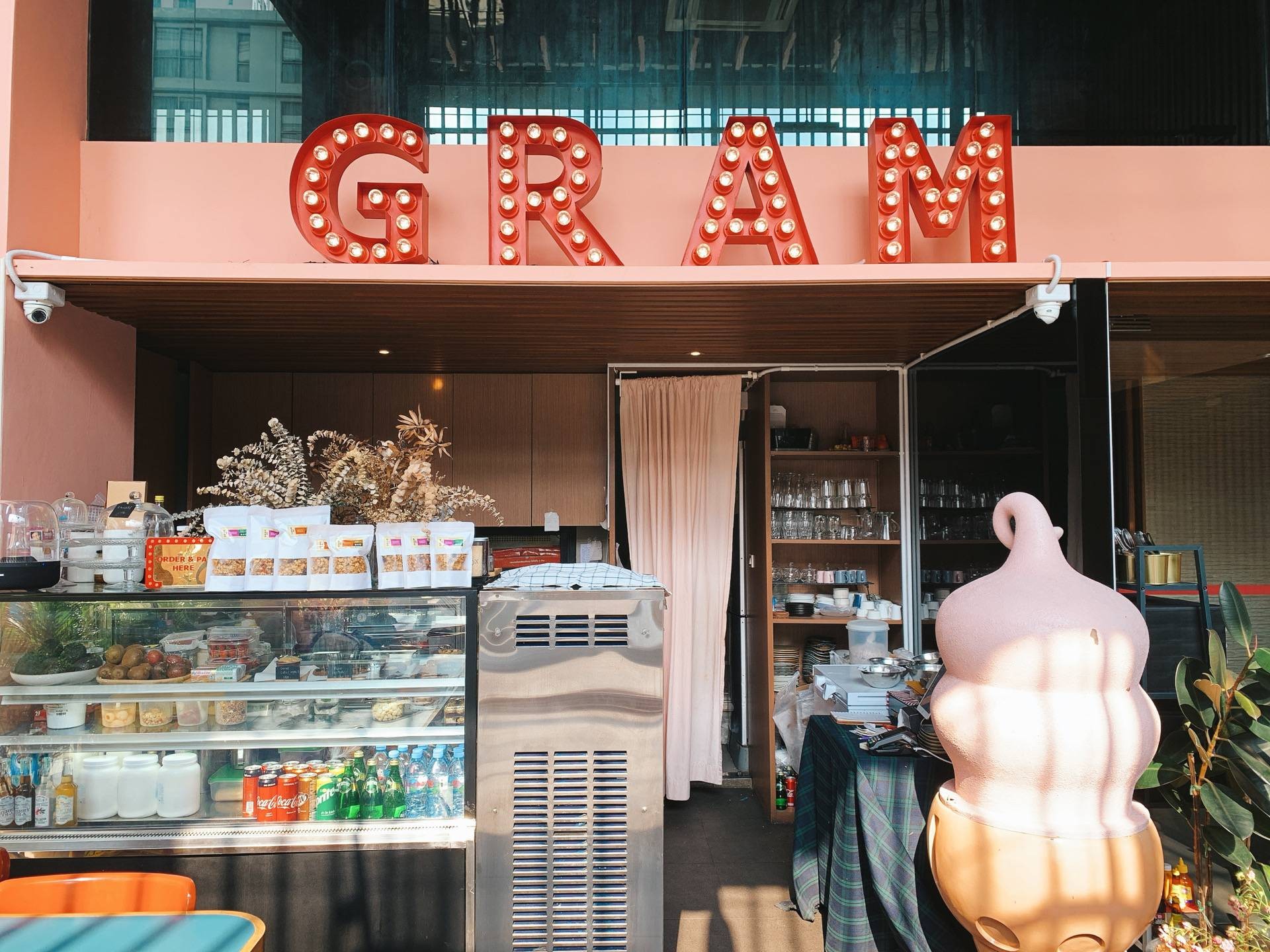 รีวิว GRAM Cafe สุขุมวิท 39 - รสชาติอาหาร สู้หน้าตาเมนูไม่ได้
