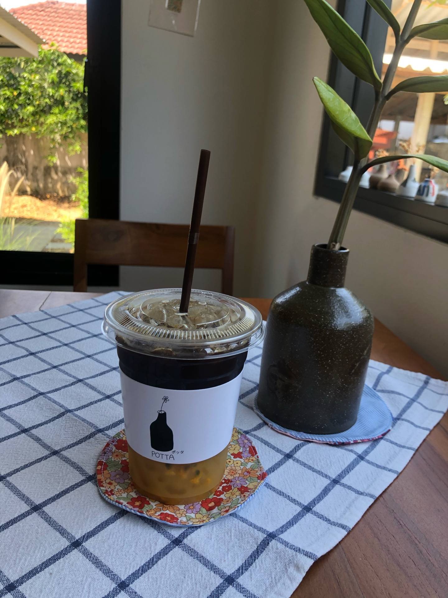 รีวิว Potta - นวล..เนียน..ทั้งกาแฟดี เสาวรสอร่อยเข้ากันอย่างบอกไม่ถูก ...