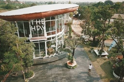 รีวิว THE HAY - Equestrian Center & Eatery - Taste: Ok, Atmosphere: Good