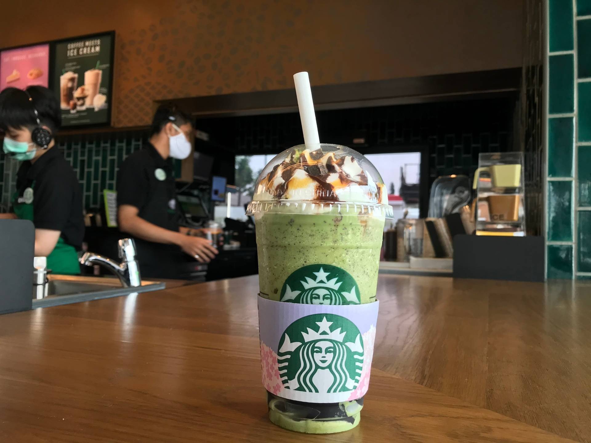 รีวิว Starbucks Shell กาญจนาภิเษก - เมนูสำหรับฉลองวันเกิดตัวเอง